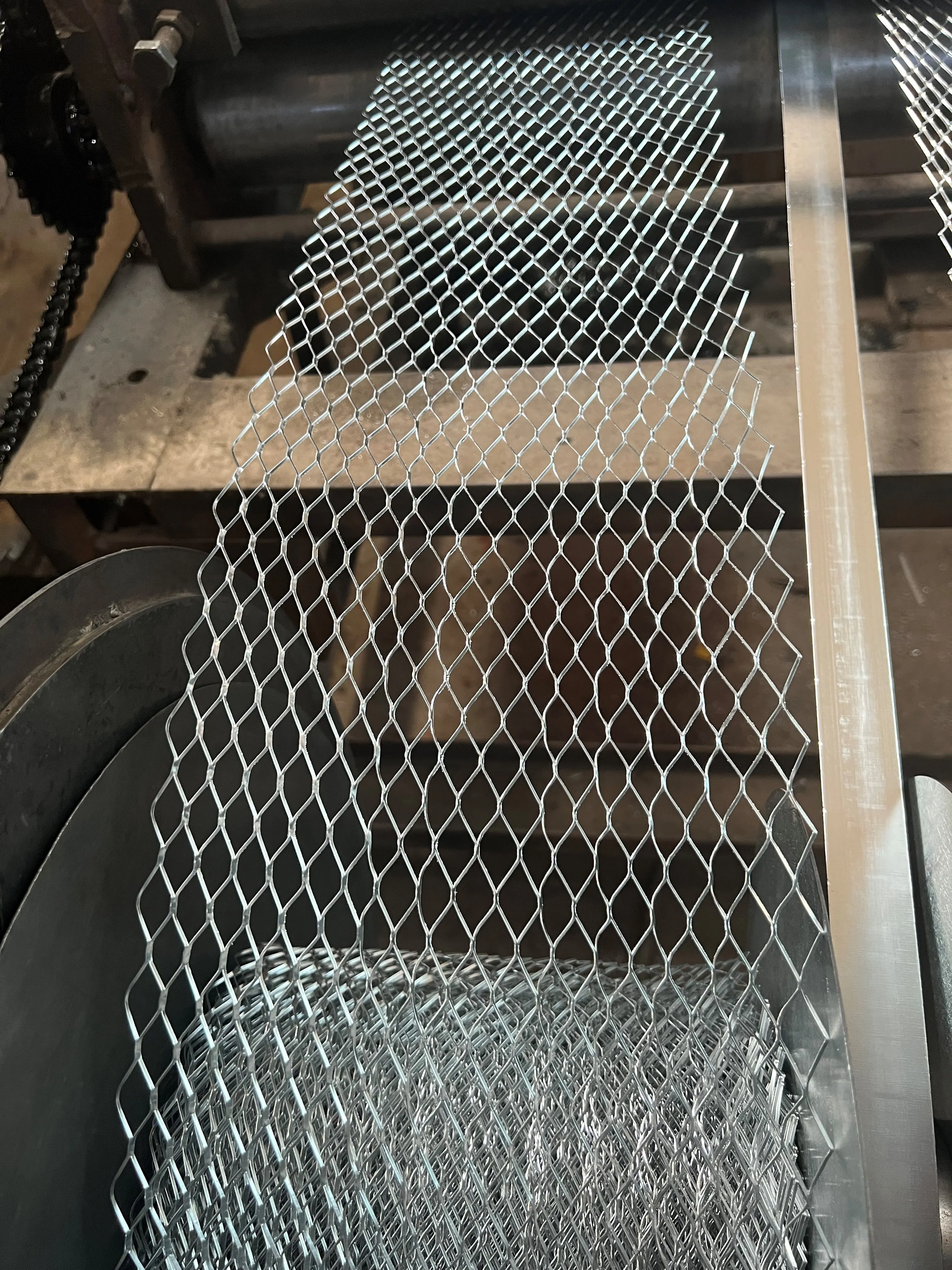 Premium Galvanized Steel Reinforcing Block Mesh Expanded GI Coil Mesh ...