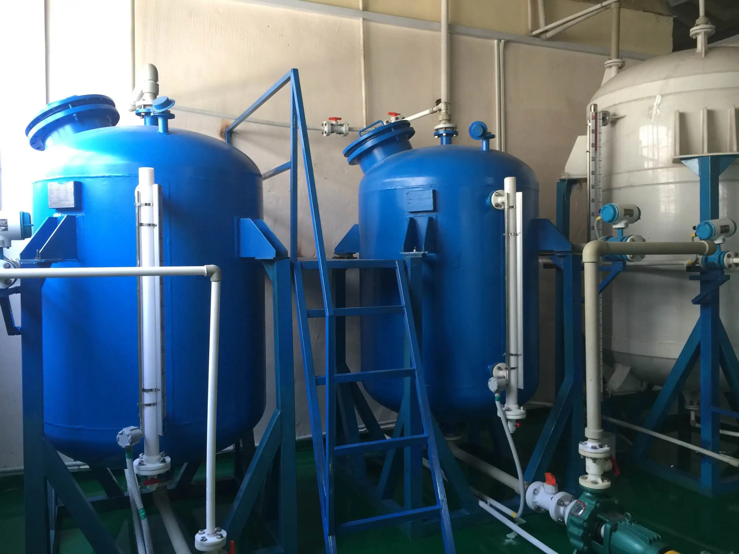 1000L Stackable Mobile Chemical Mixing Tank - Durable & Versatile