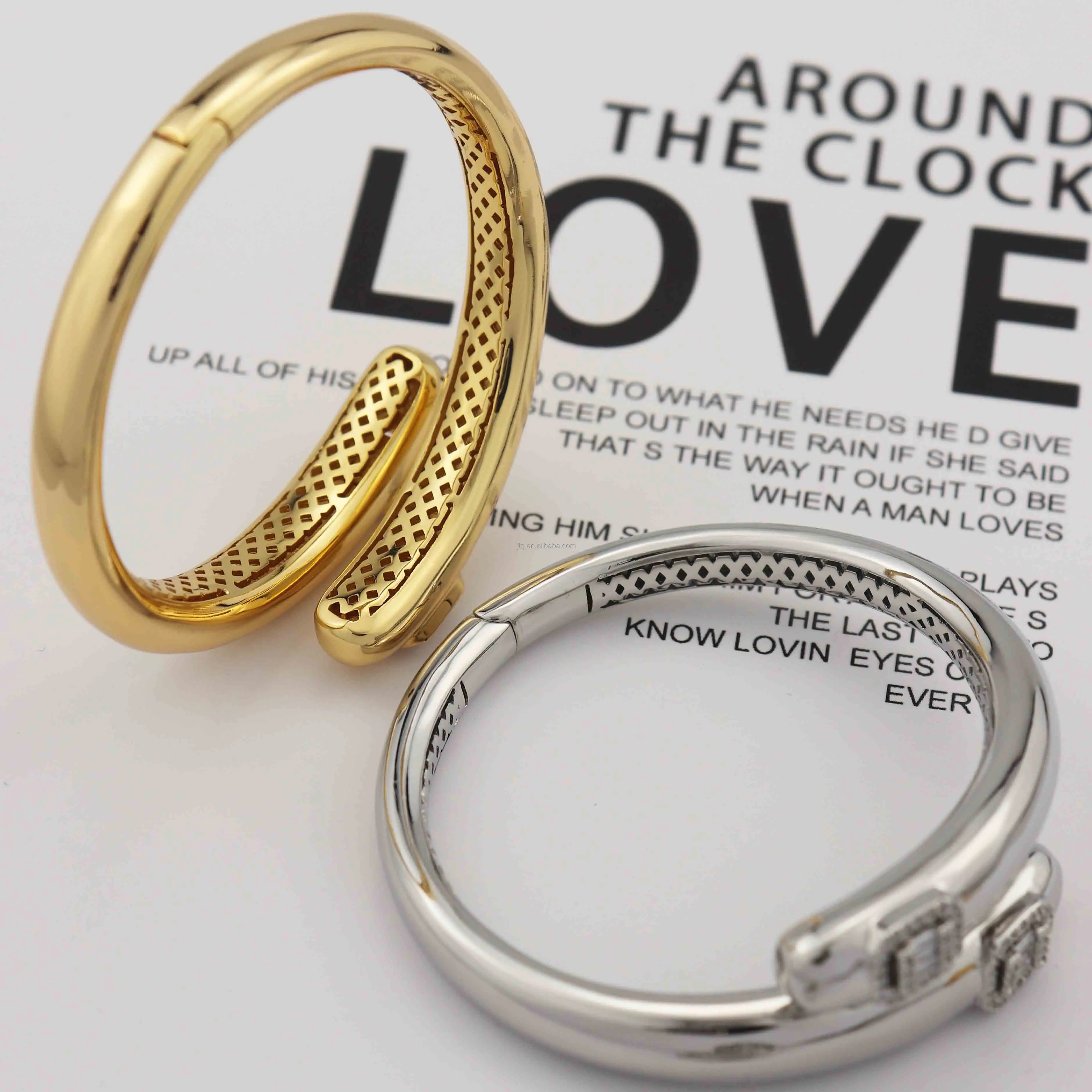 Classic Simple Design Jewelry Bangle Set Plated 18K Gold with Zirconia ...