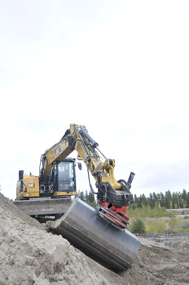 MONDE Tilt Rotator - Versatile Quick Hitch for Excavators