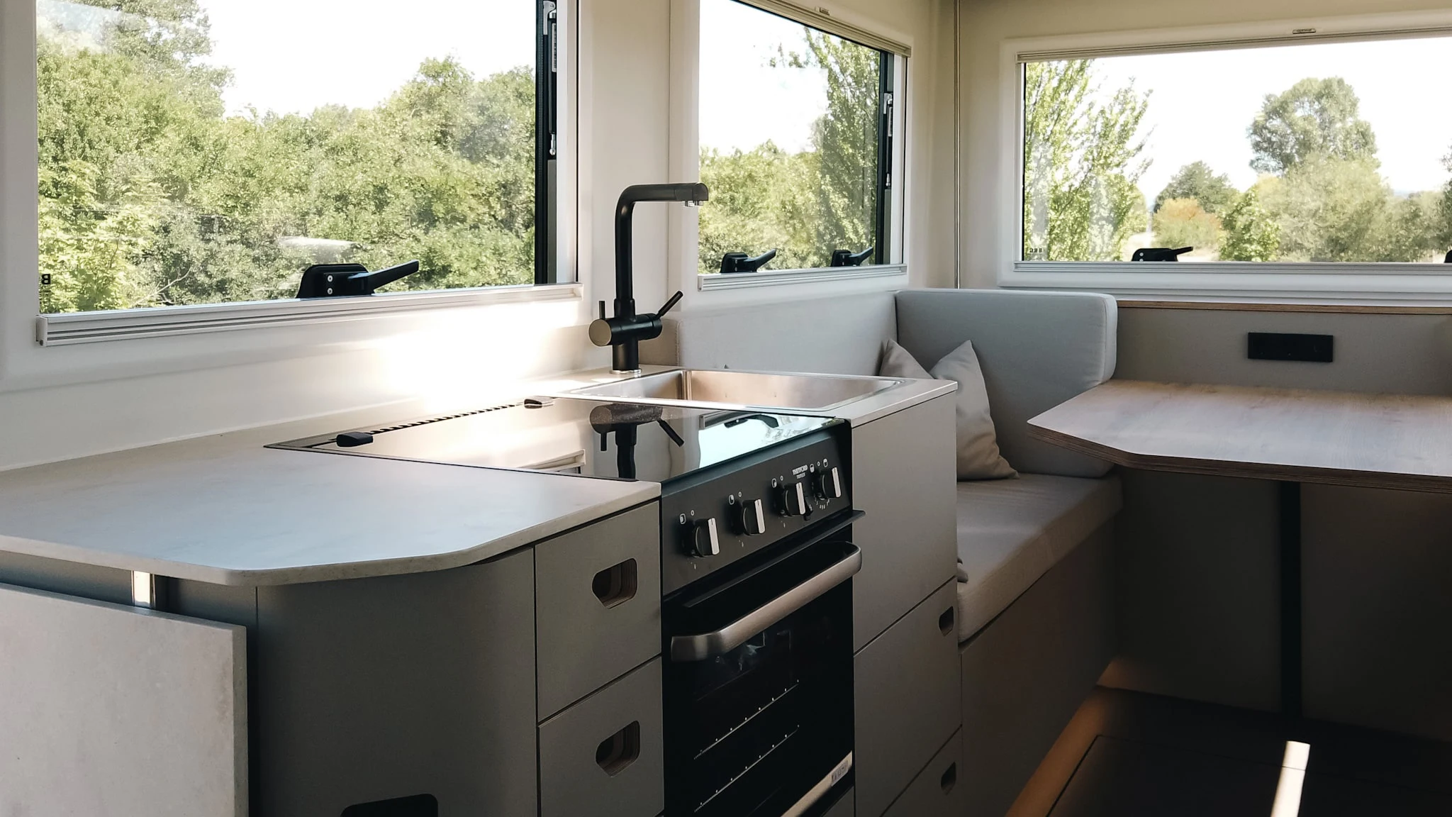 Cheap Iveco Motorhome RV Campervan Caravan Camper Trailer