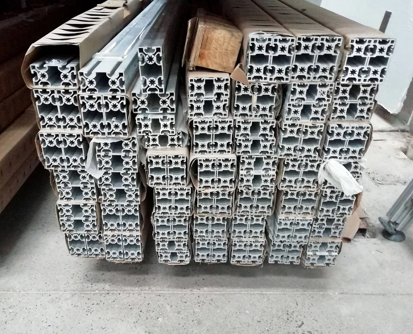 V Slot 40x40 40x80 Material 4040 80x80 T Slot 8080 For Frame Extrusion ...