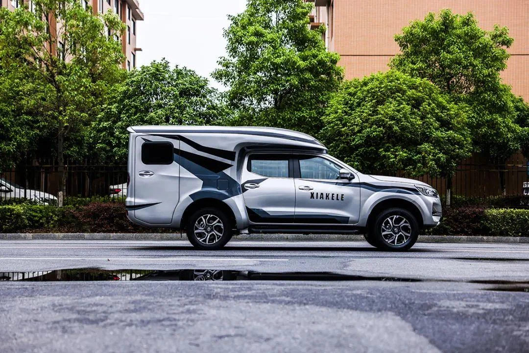Nissan Luxury Pickup Flatbed Truck Campers 4x4 Off Road In Slide On ...