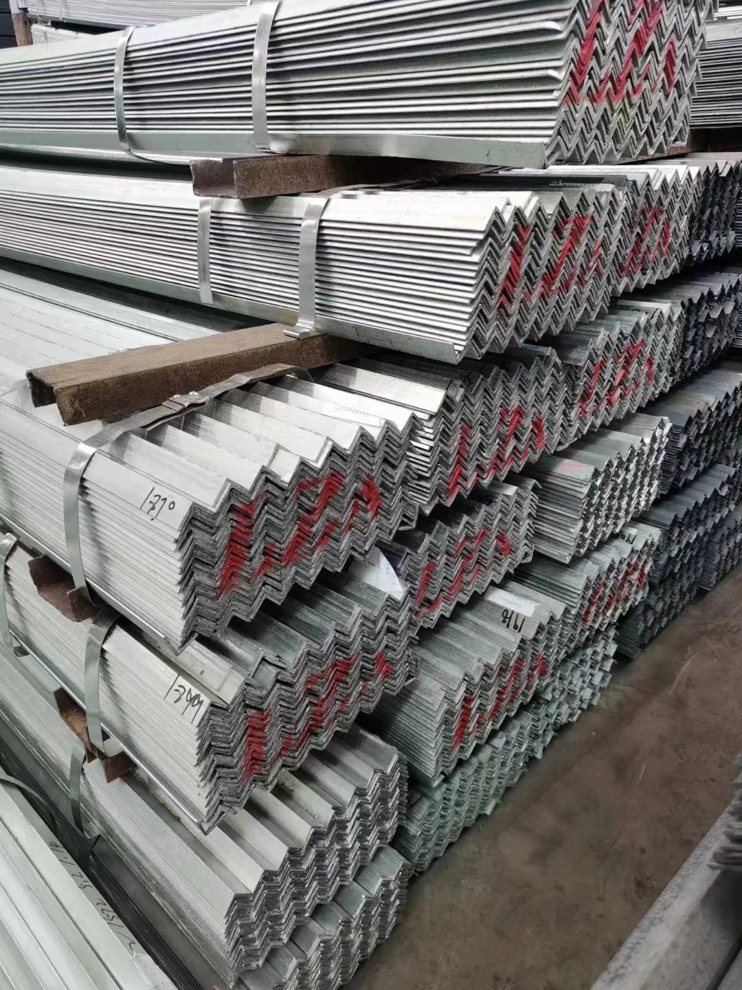 Angel Bar Equal And Unequal Angle Steel Hot Rolled Galvanized Steel ...