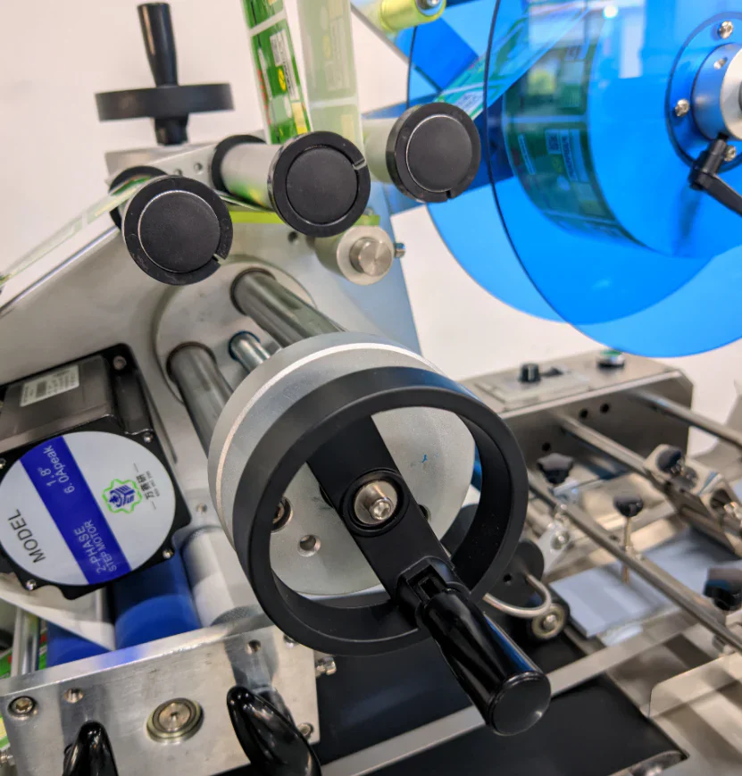 SKYONE Automatic Feeder Label Applicator - Efficient & Reliable