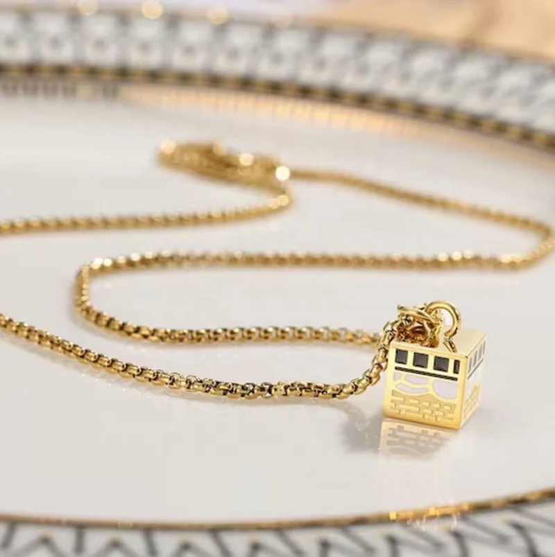 Islamic Kaaba Necklace - Symbolic & Stylish Jewelry