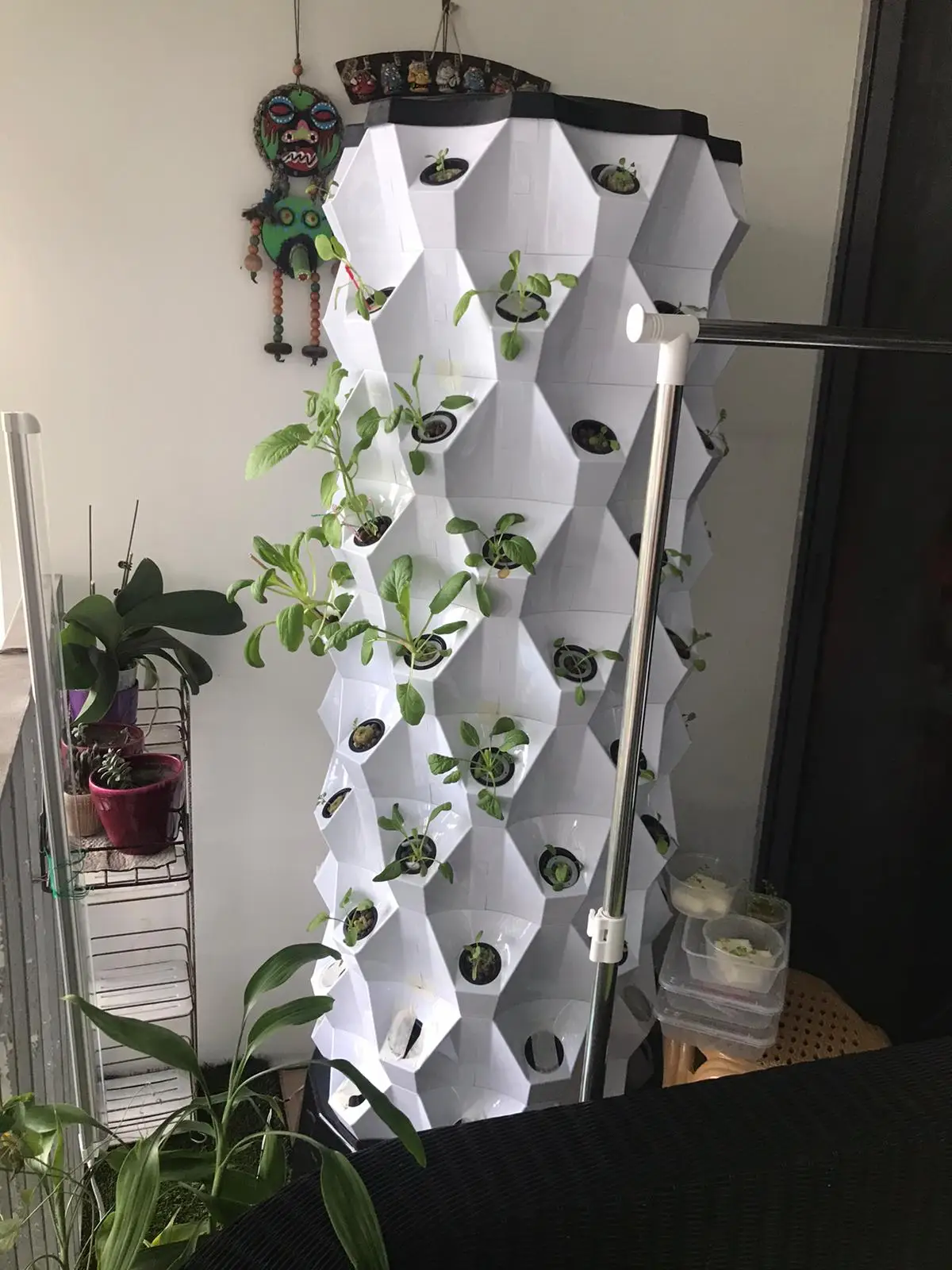 Indoor NFT Hydroponic Growing Systems - Vertical Garden Tower