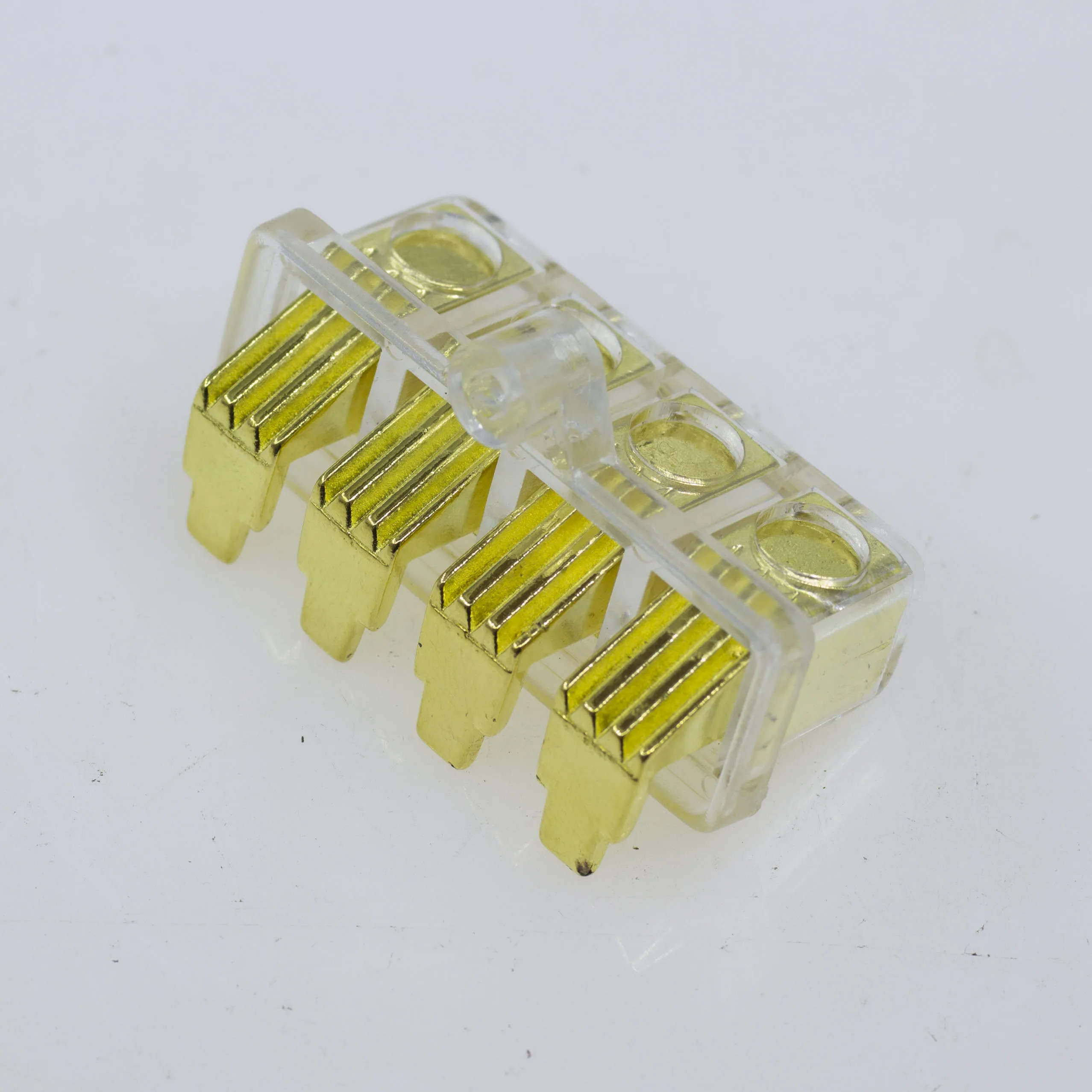 Gold-plated Terminals for Reliable Automotive Wire Connection