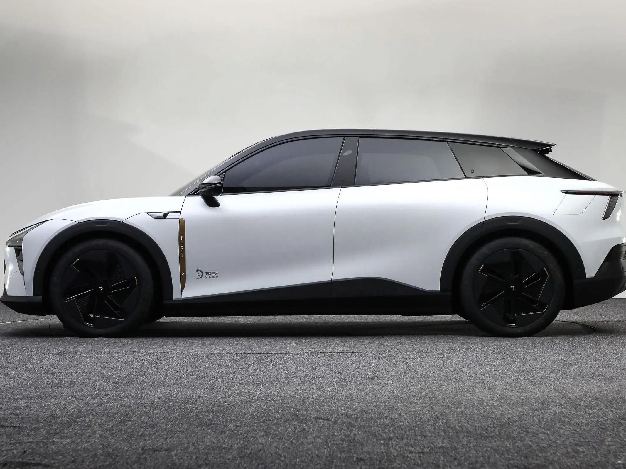 Geely Jiyue 01 Electric SUV - Dual Motor 4WD Luxury AI Car