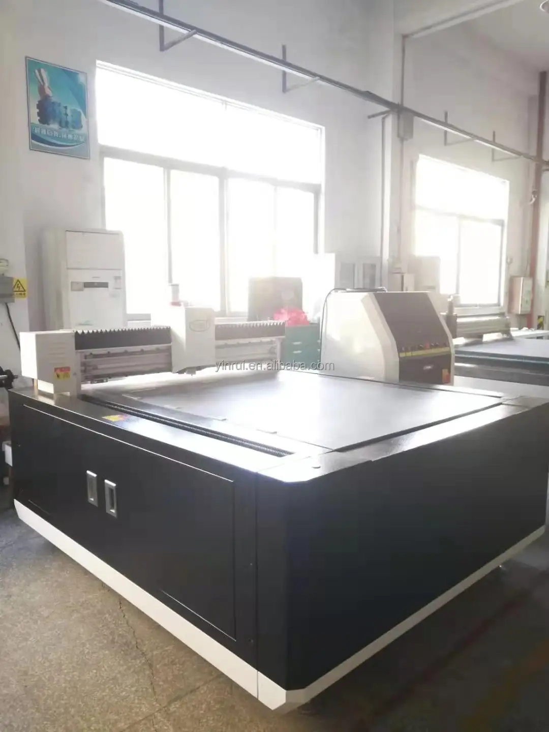 LCD Strip Screen Polarizer Glass Cutting Machine - Precision & Efficiency