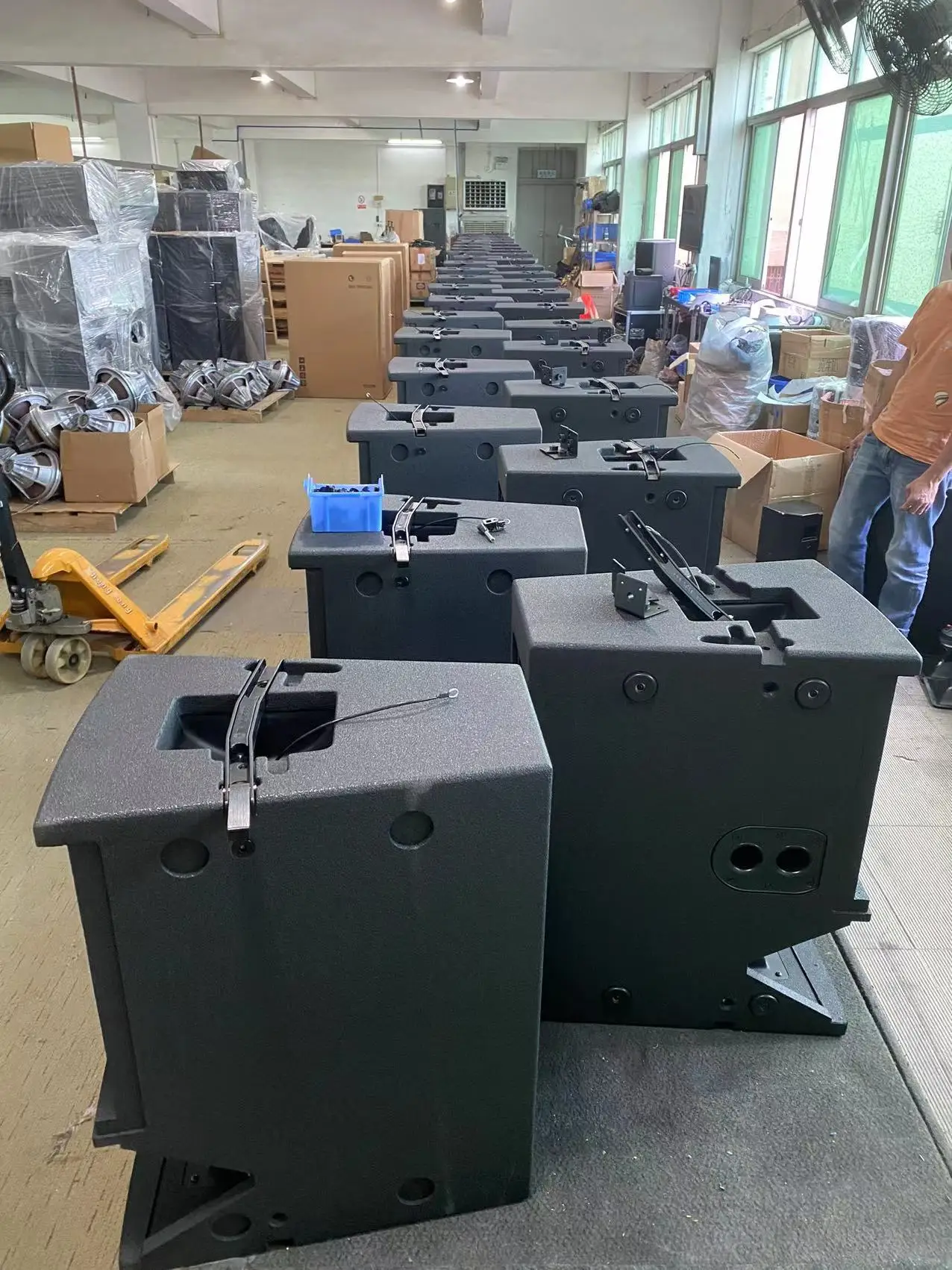 V-932 12 Inch Array Line Speaker System for Professional Audio