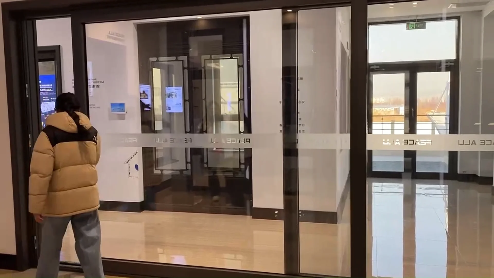 Exterior Frameless Movable Glass Partition Full Open Aluminum Folding ...