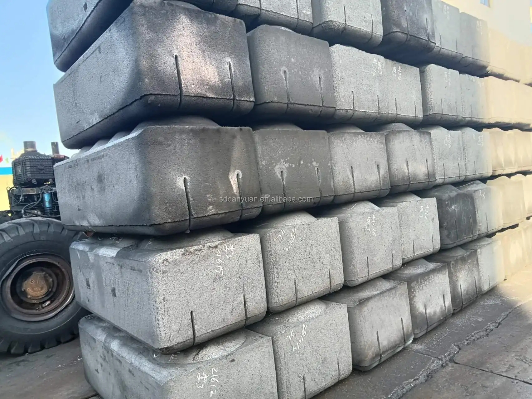 Aluminum Cell With Pre-baked Carbon Anode Block - Buy Compressed Earth ...