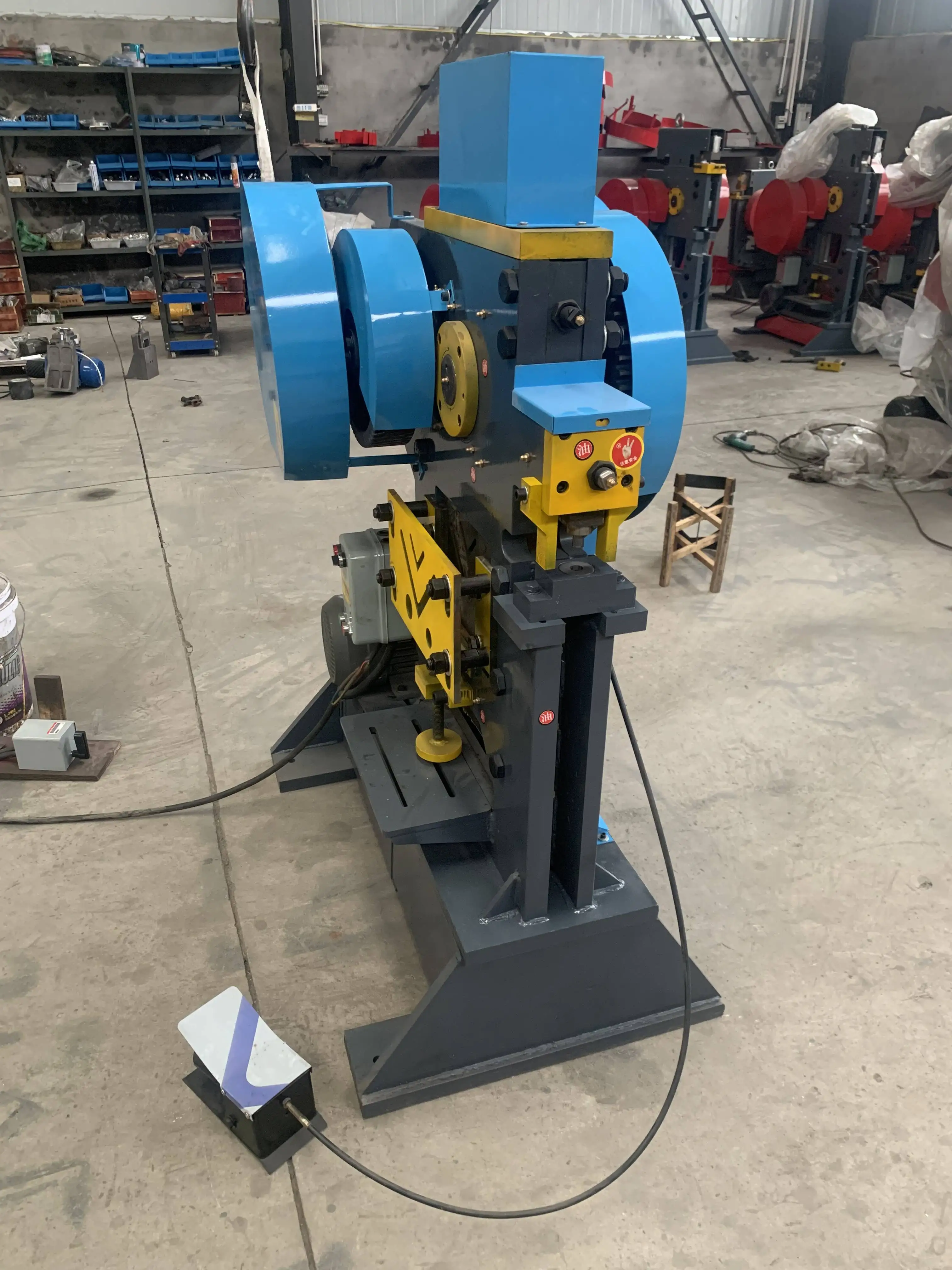 QA32-8 Punching Shearing Machine - Multifunctional Ironworker