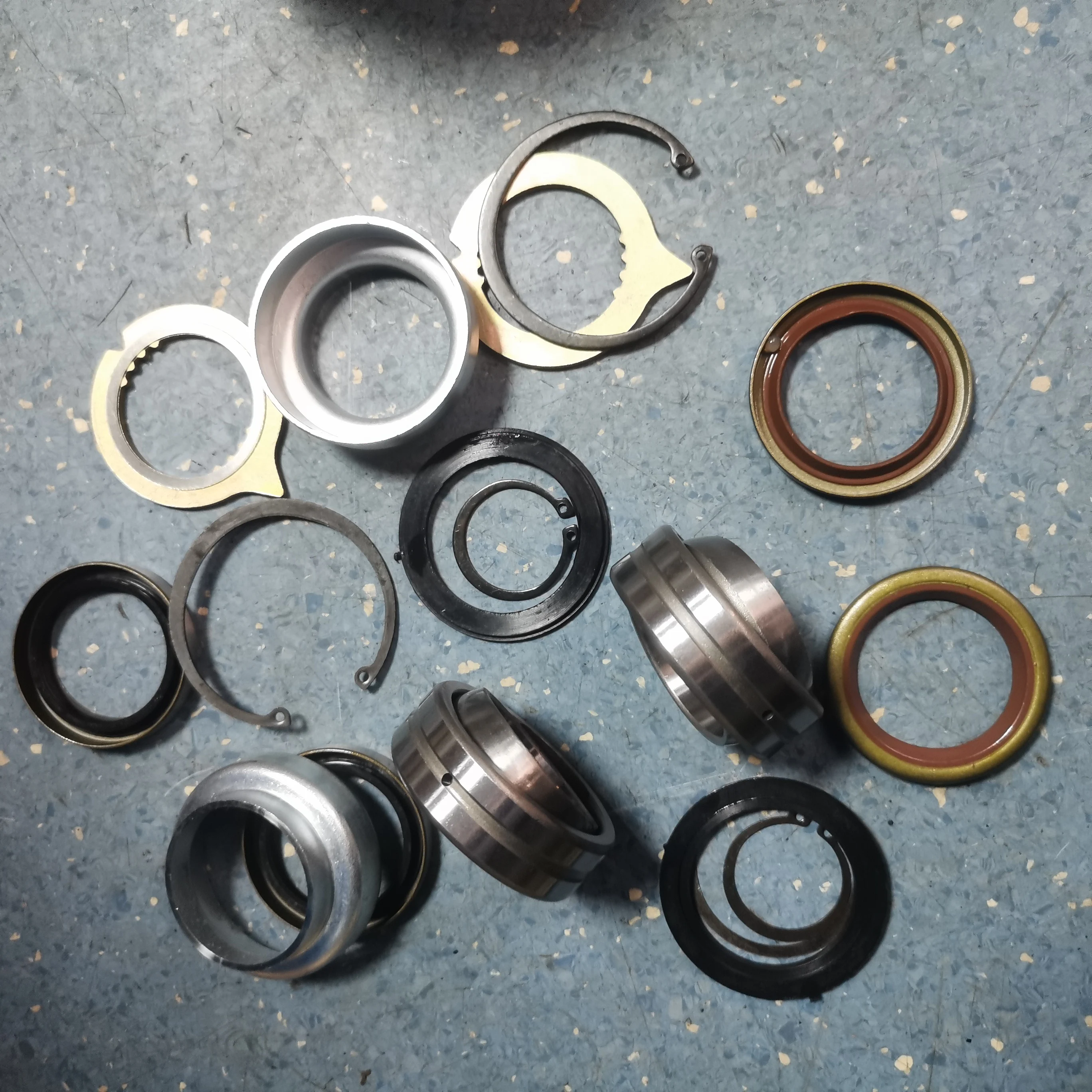 중국 무거운 트럭 메르세데스 브레이크 캠축 수리 키트 3604200441 3605860442 A3604200441 ...