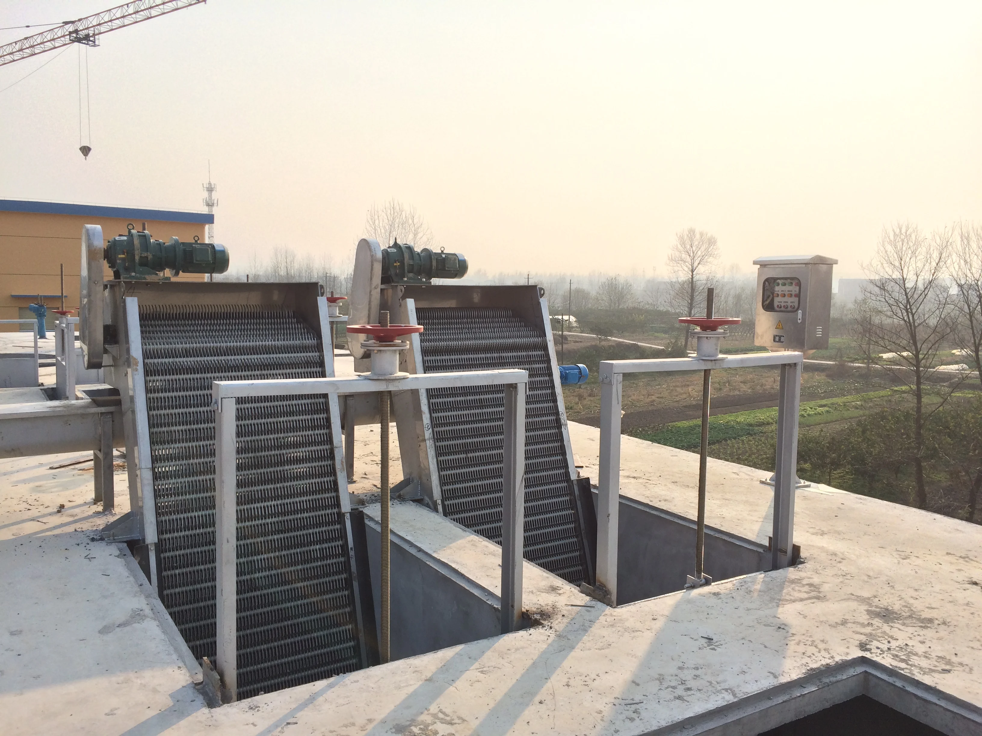 Mechanical Bar Screen for Wastewater Treatment Plant - Efficient Sewage ...
