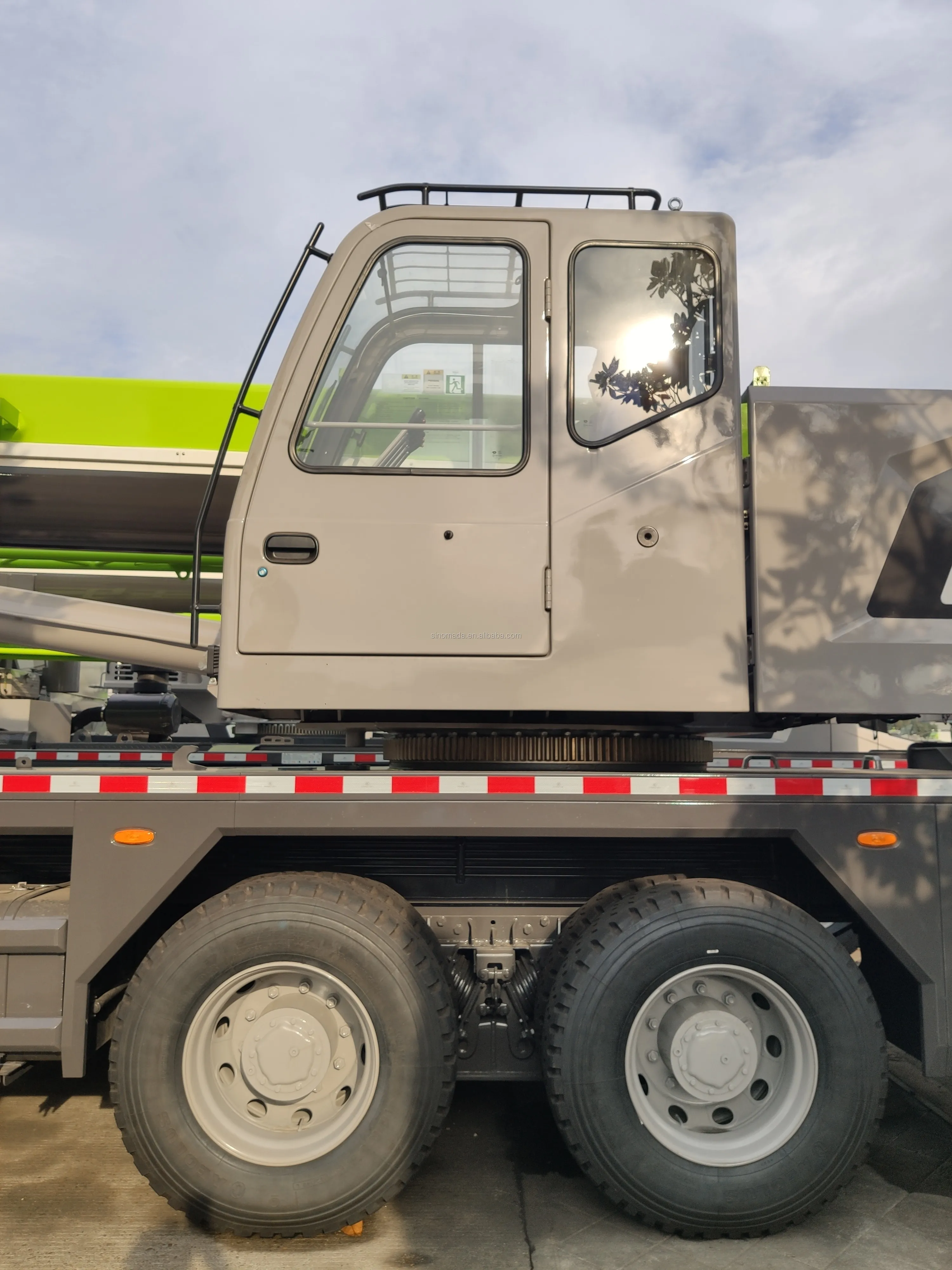 25 Ton Truck Crane Zoomlion ZTC250V for Sale - Competitive Price