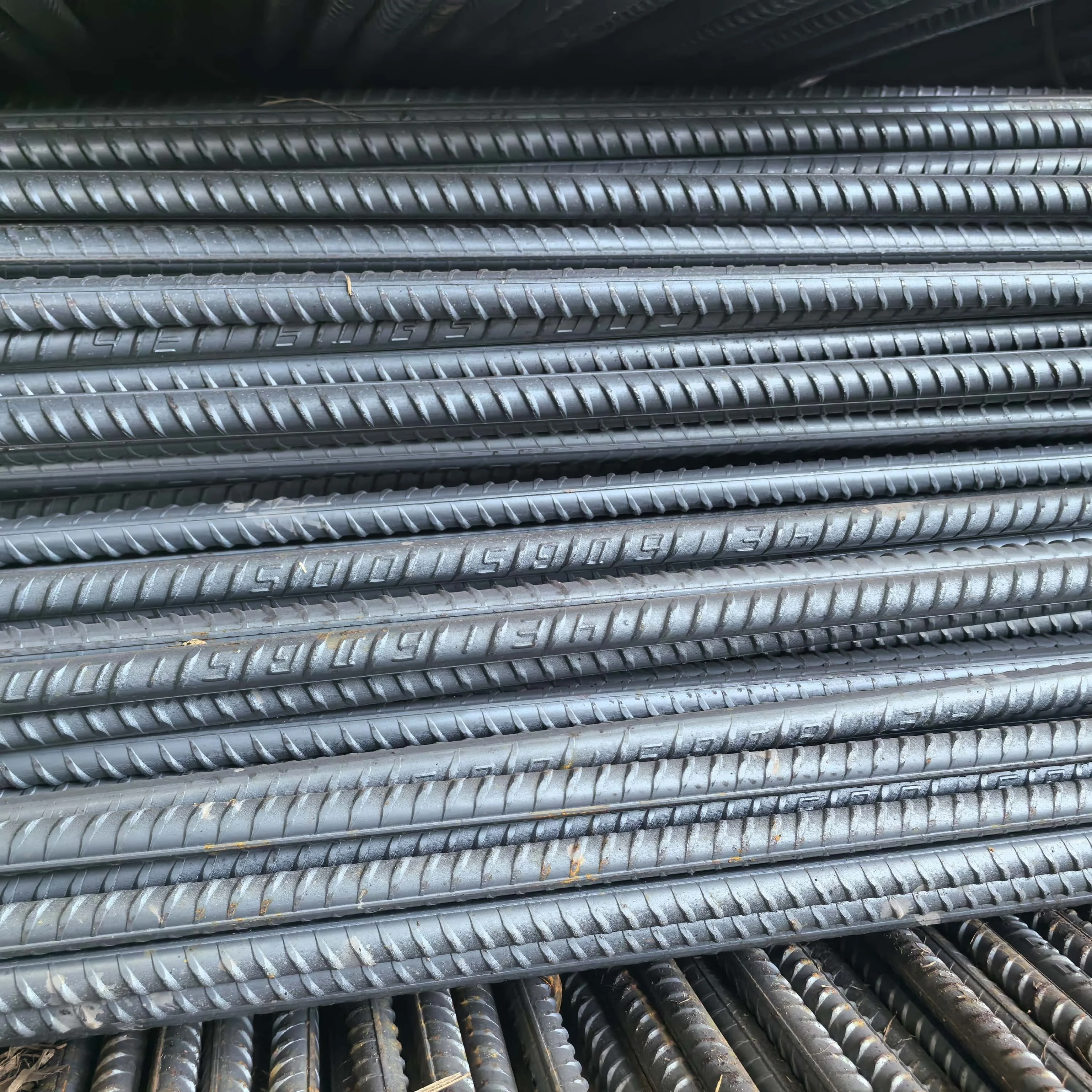 HRB400 Deformed Steel Rebar 6mm/9mm/12mm Round Pattern Iron Bar for ...