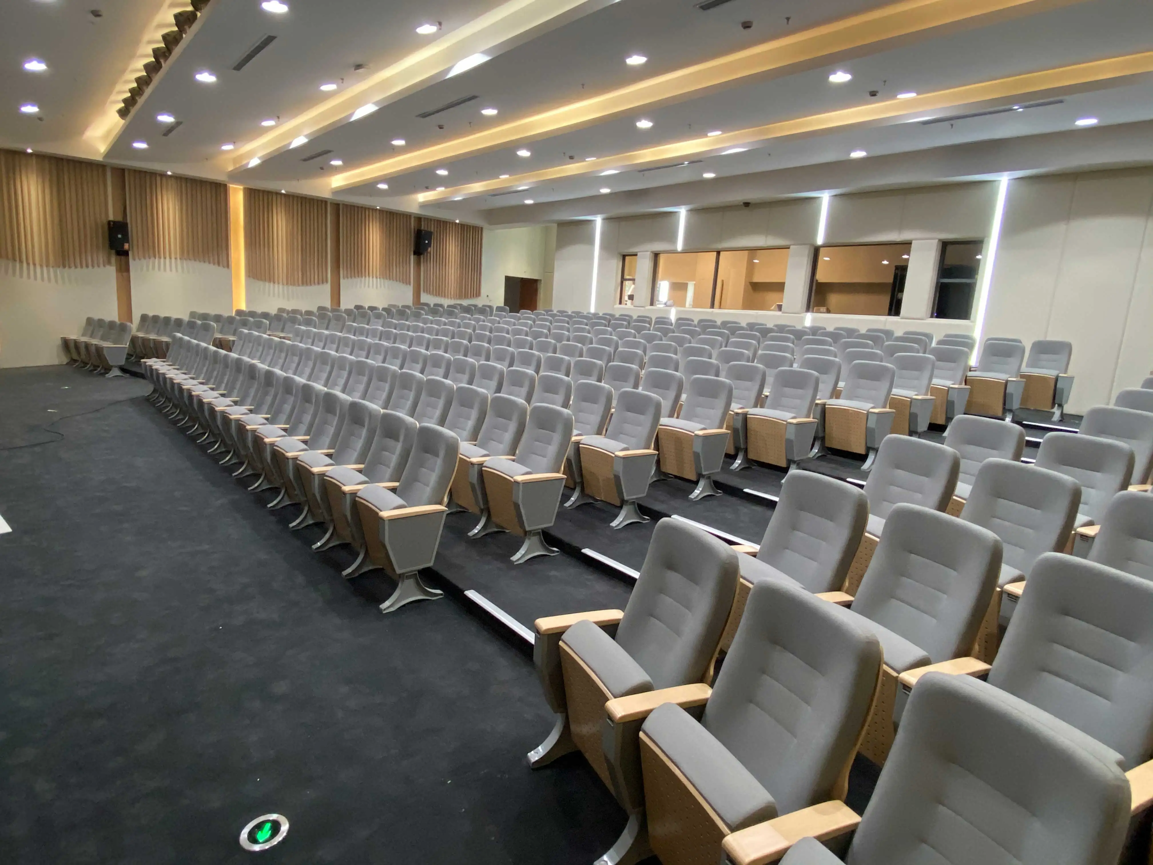 Soft Comfortable Theatre Seats Auditorium Chair with Good Elasticity ...