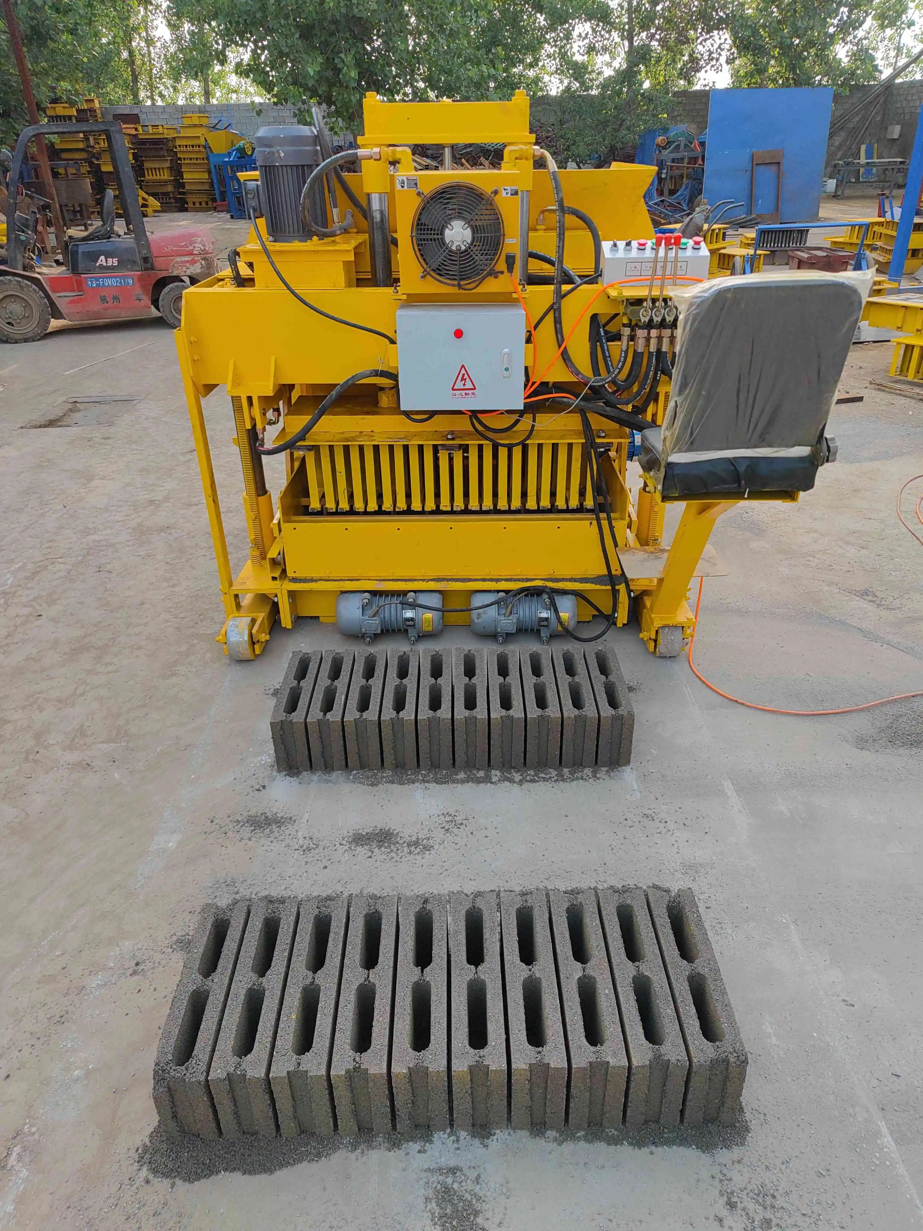 Hollow Cement Interlock Interlocking Brick Making Machinery Automatic ...