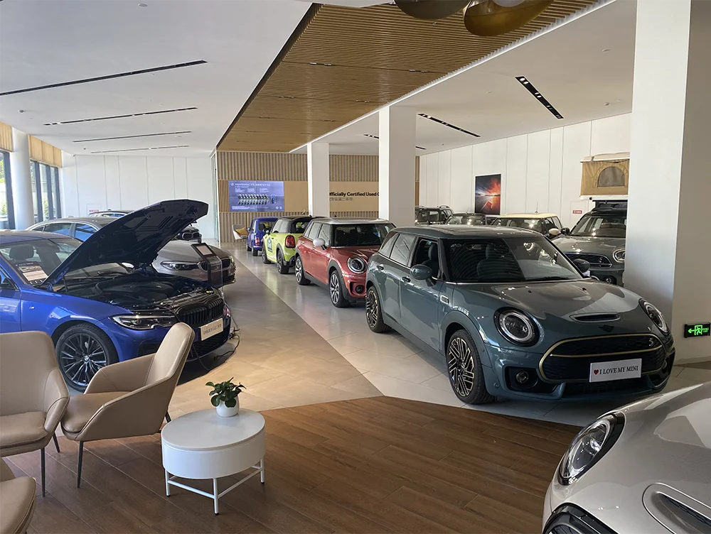 Hot Sale Toyota Hilux Diesel Pickup Truck 4x4 Nissan Navara D40 Used ...