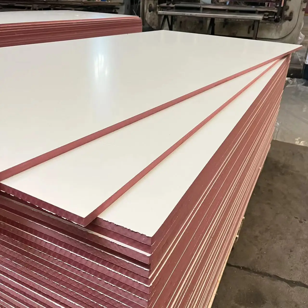 Wholesale 18mm Fireproof Melamine Red Core MDF Board