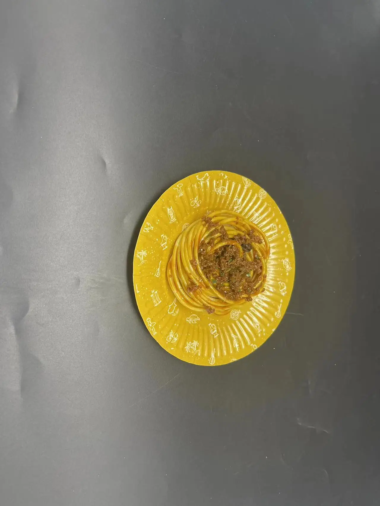 Hot environmentally friendly disposable paper plate