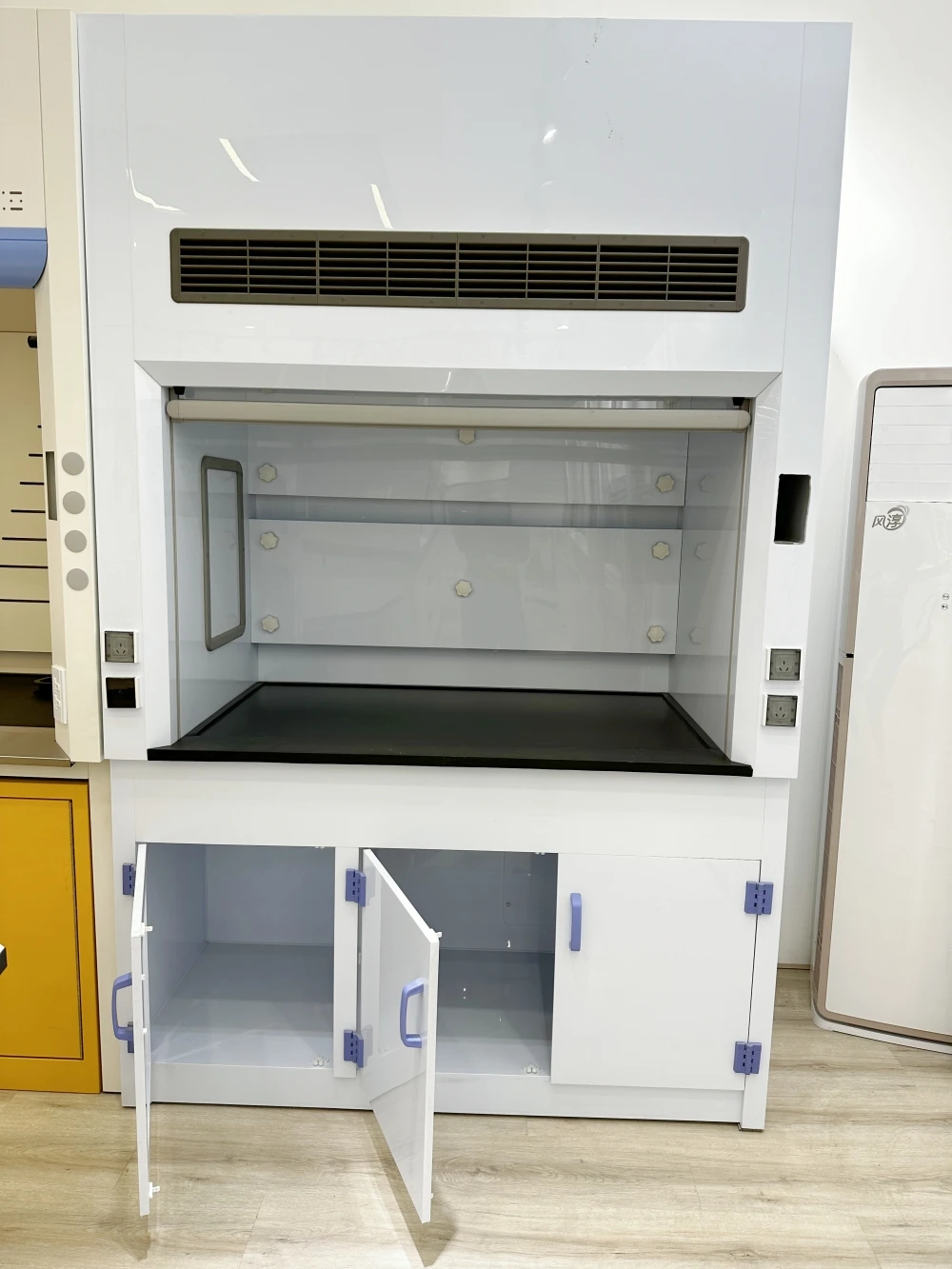 Chemical Laboratory Furniture Flammable Safety Cabinet PP Fume Hood ...