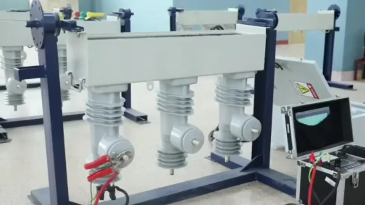 Auto Recloser Epoxy Resin Bushing Vacuum Circuit Break With Intelligent ...