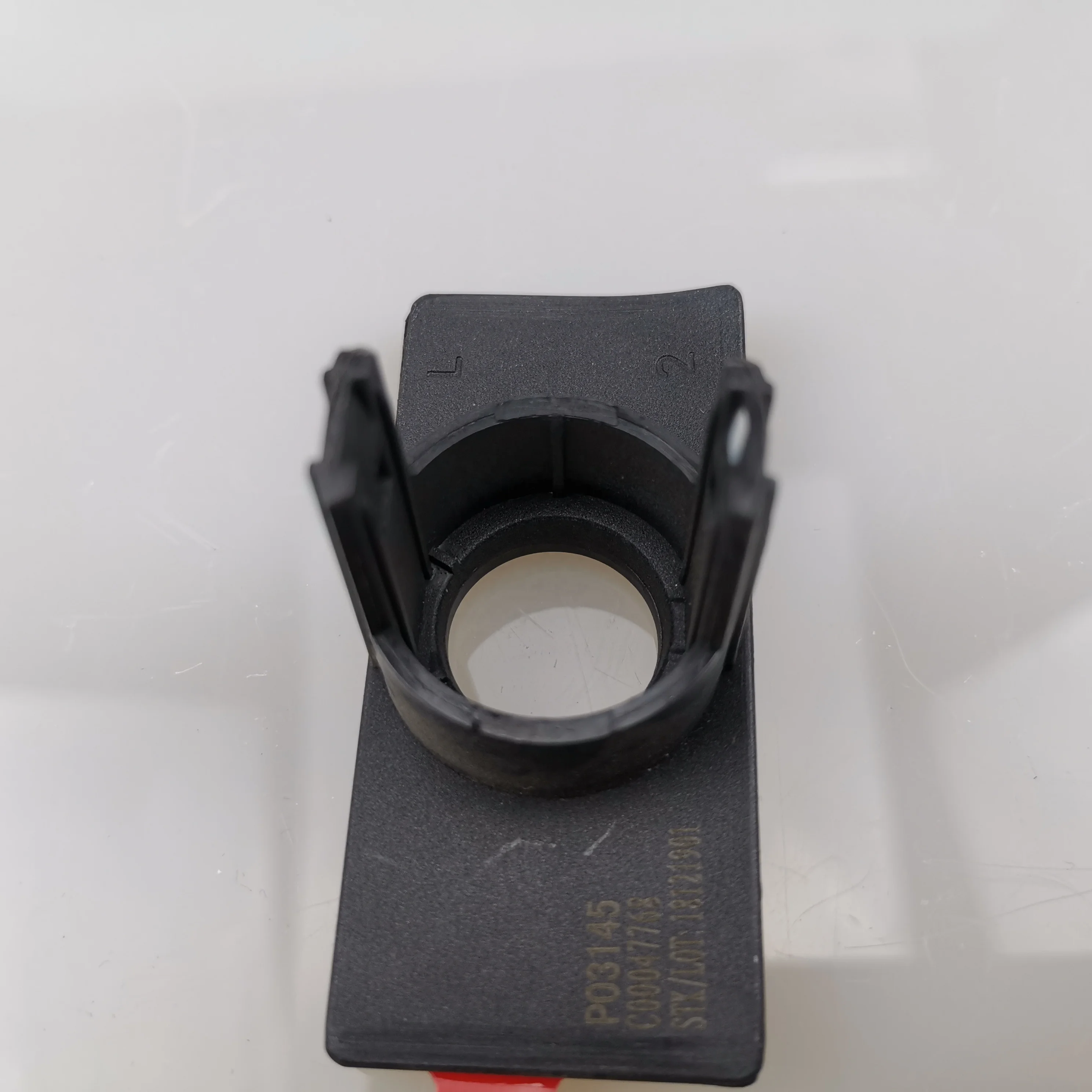 上汽MAXUS T60正品倒车雷达传感器支架C00047768 C00047769| Alibaba.com