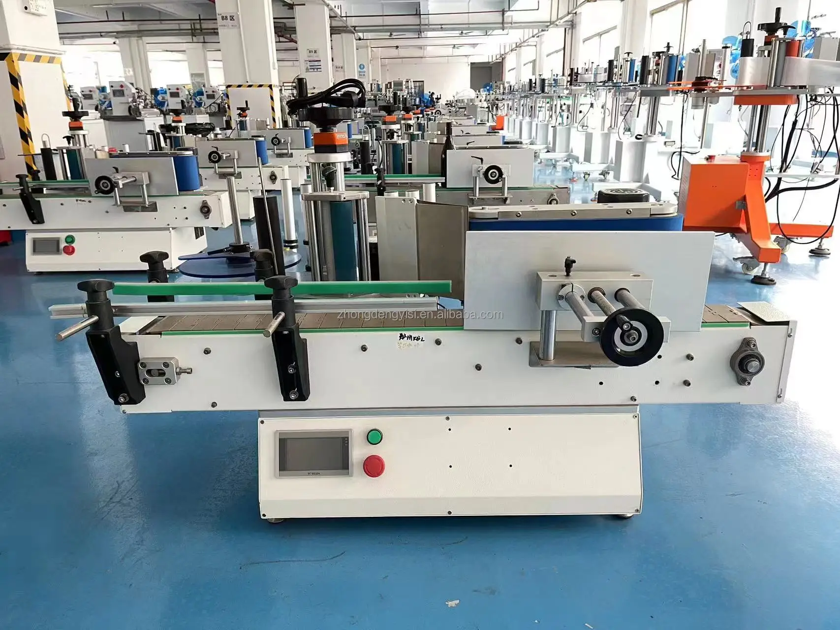 Automatic Hot Melt Glue Labeling Machine for Plastic Flat Round Bottle ...