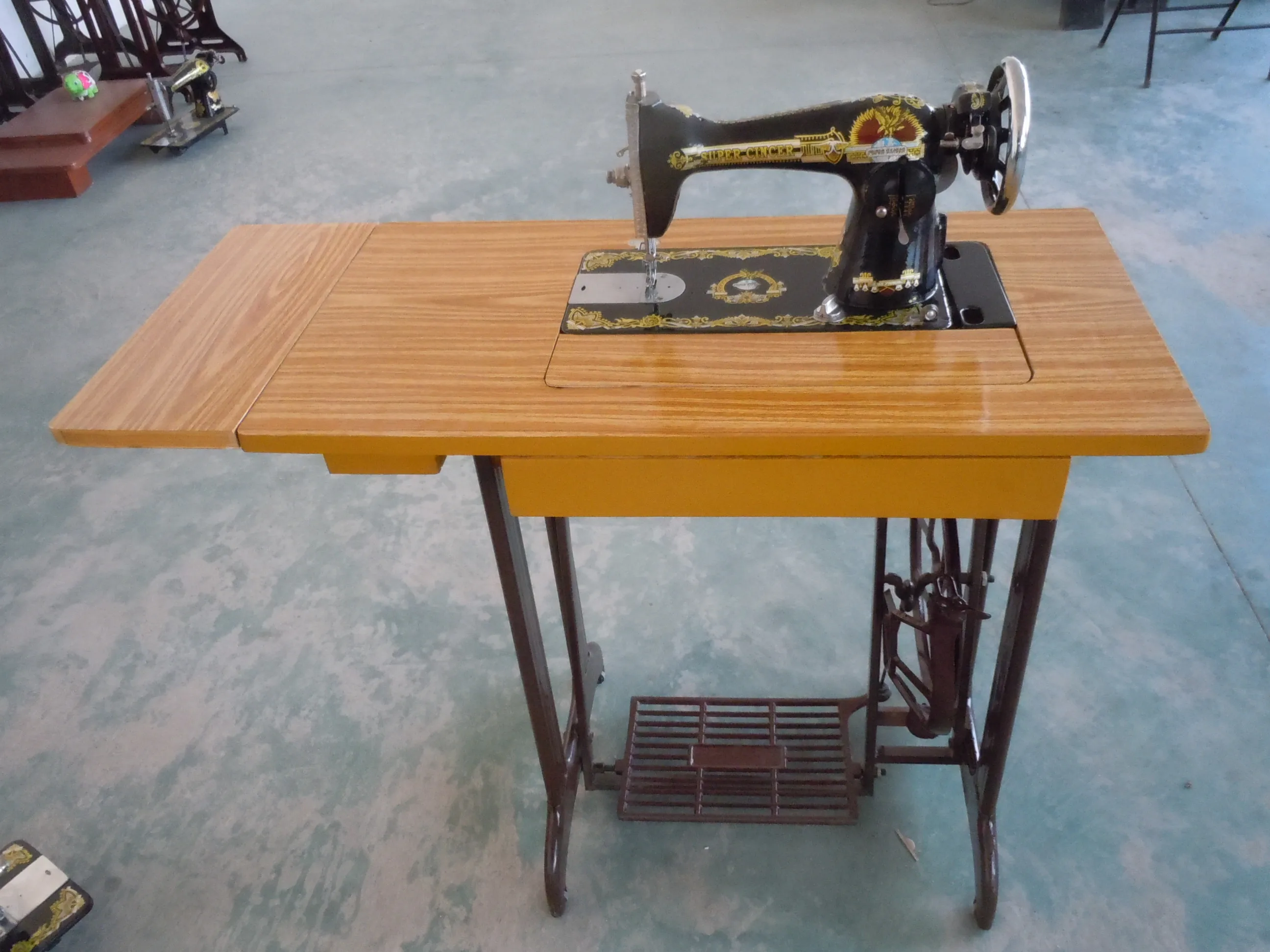 Boutique Vintage Small Vintage Household Manual Sewing Machine