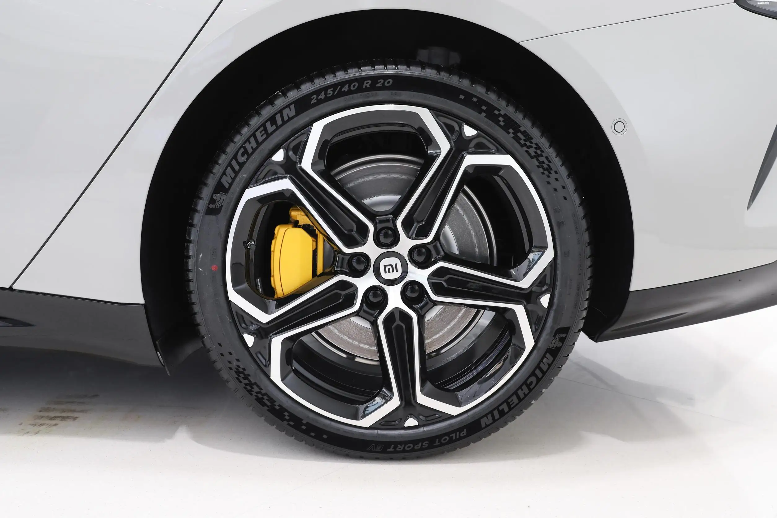 2024 New Design Electric Vehicle Ev Auto Electric Car Long Range New Energy Vehicles Xiaomi Su7 ...