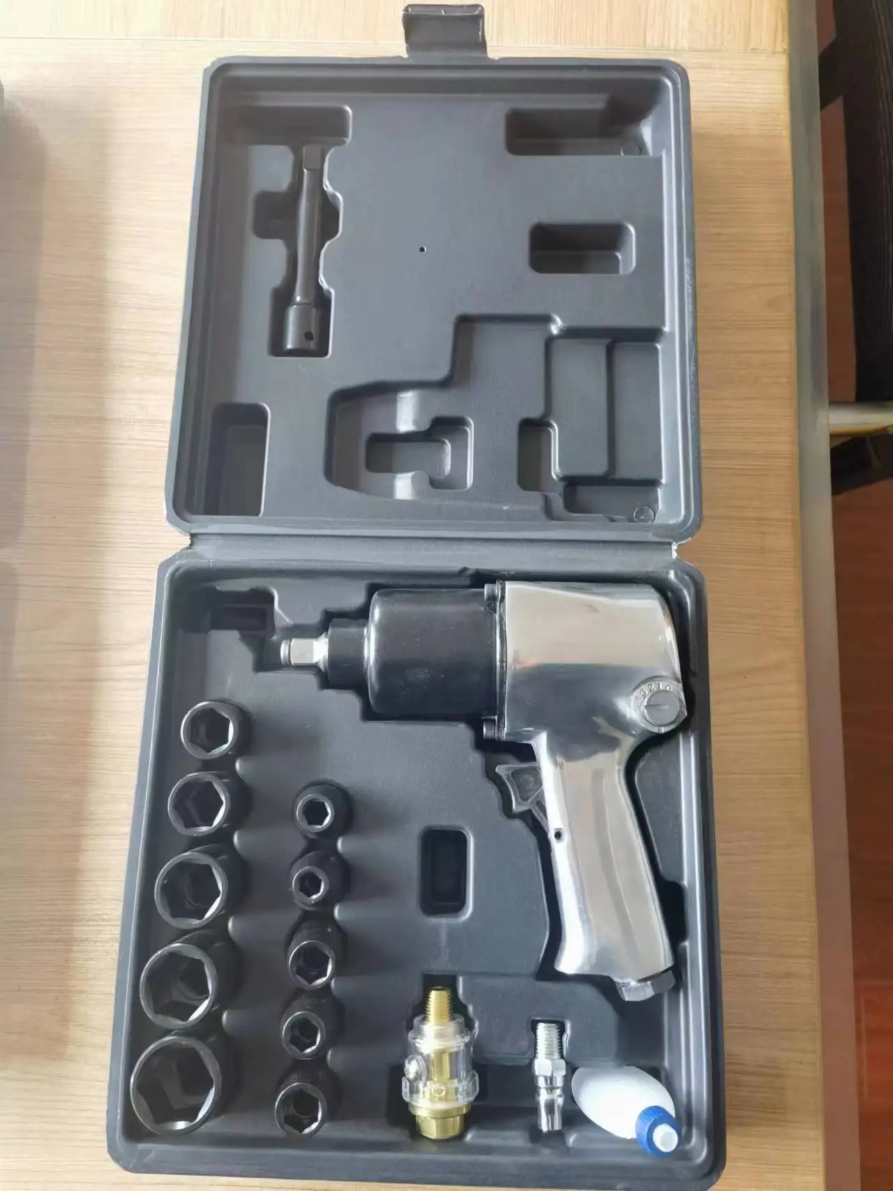 Heavy Duty Industrial Pneumatic Air Impact Wrench Kit