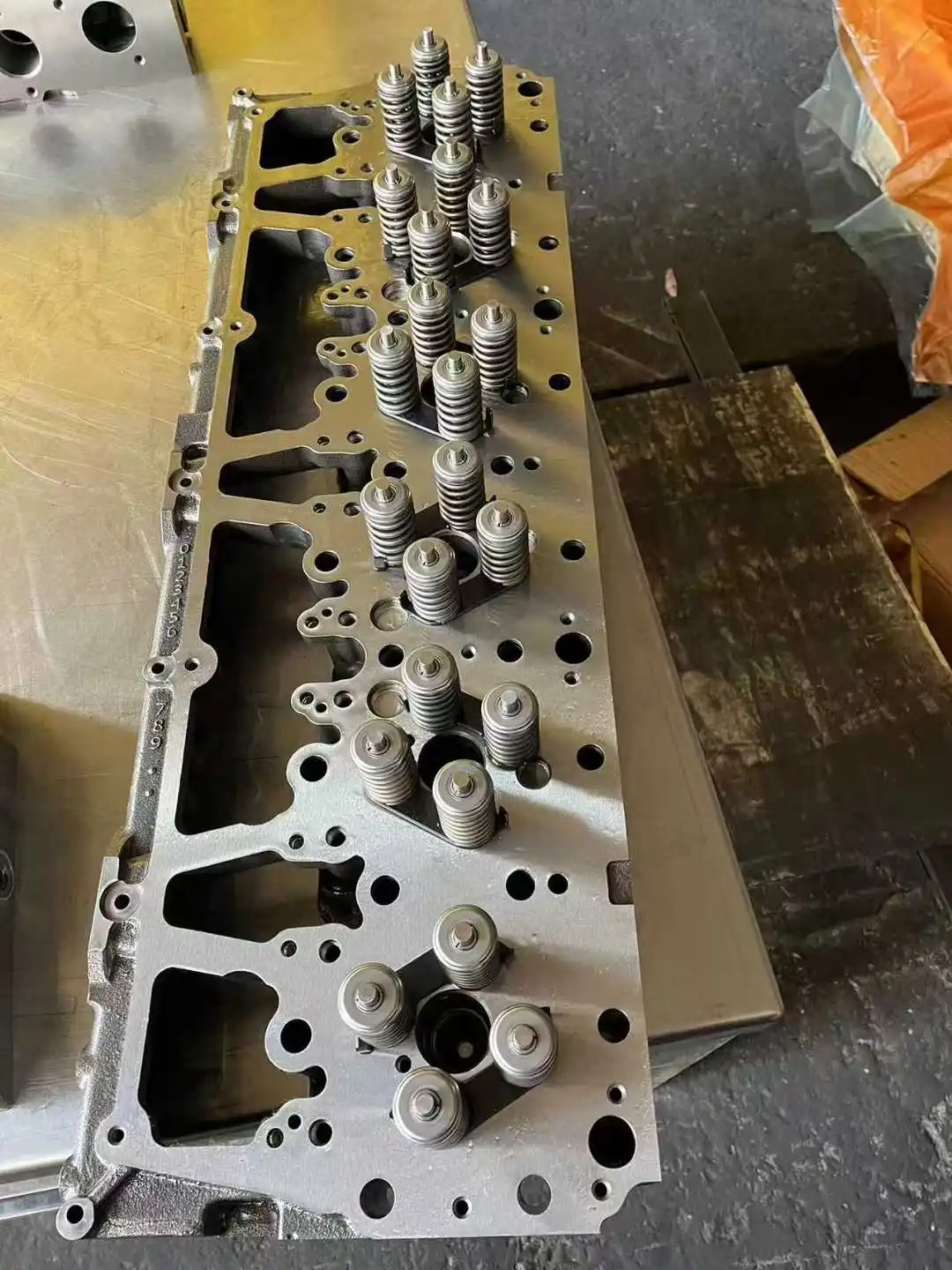 Cylinder Head Replacement for Iveco Stralis Trakker Astra 504235483 ...