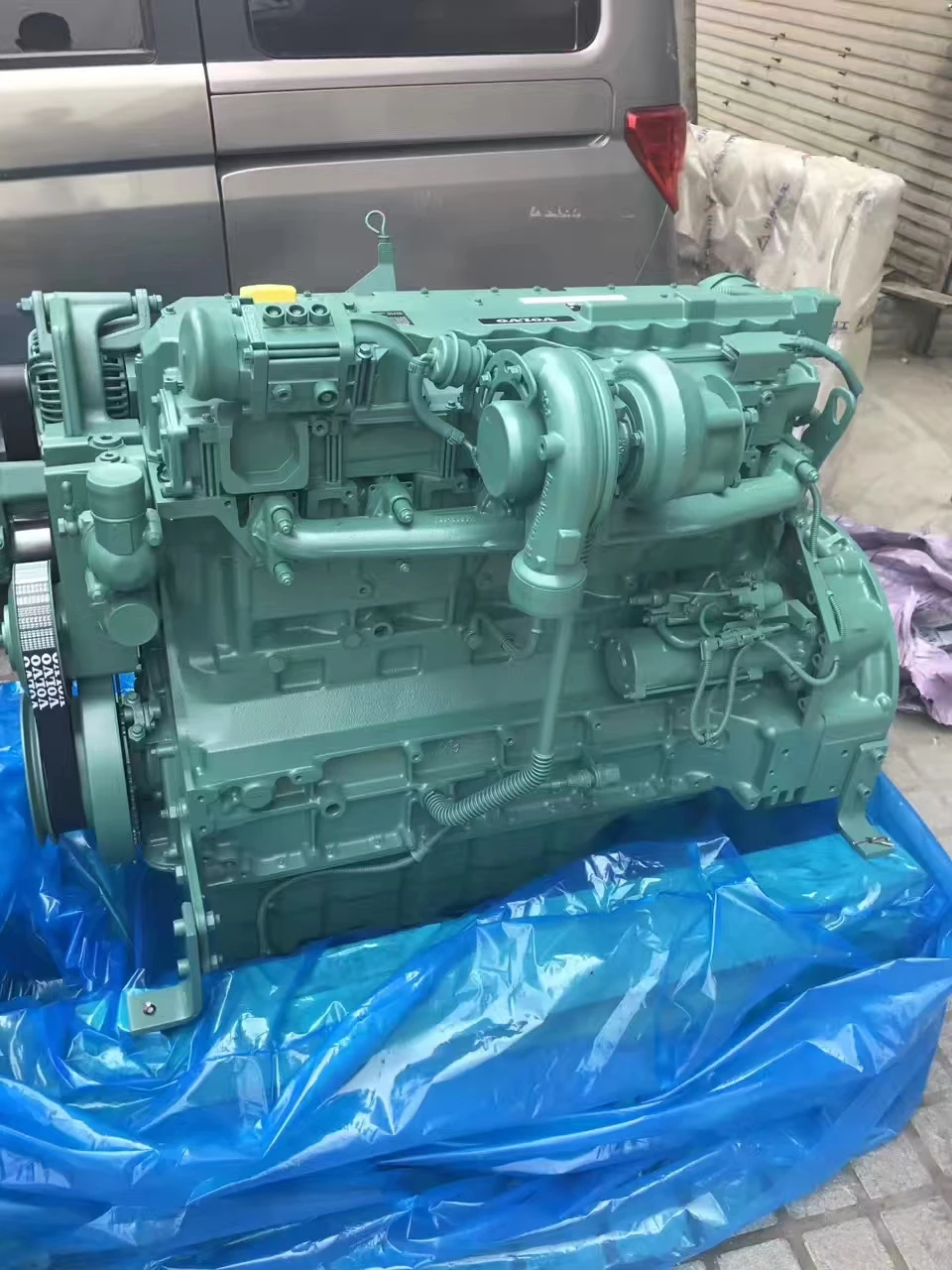 VOLVO D12D 460 FH2 Engine - Reliable Power for Construction