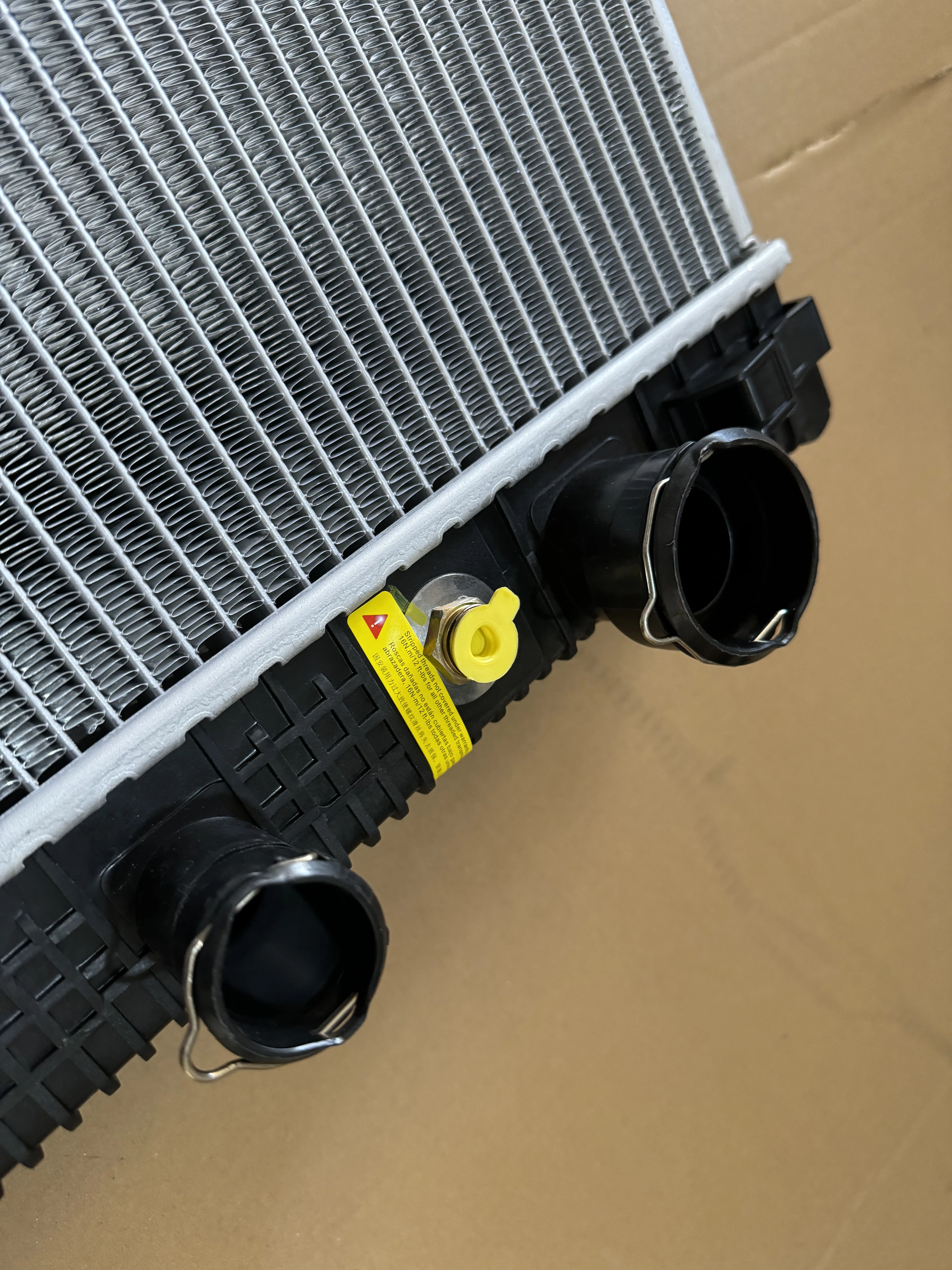 2045002803 Auto Parts Coolant Cooler Aluminum Radiator Water Tank For ...