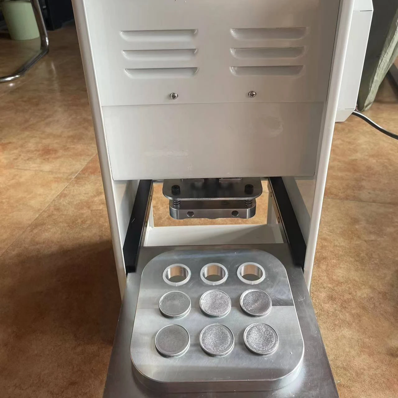 6 Holes Portable Mini Sealing Machine For Coffee Capsule Filling ...