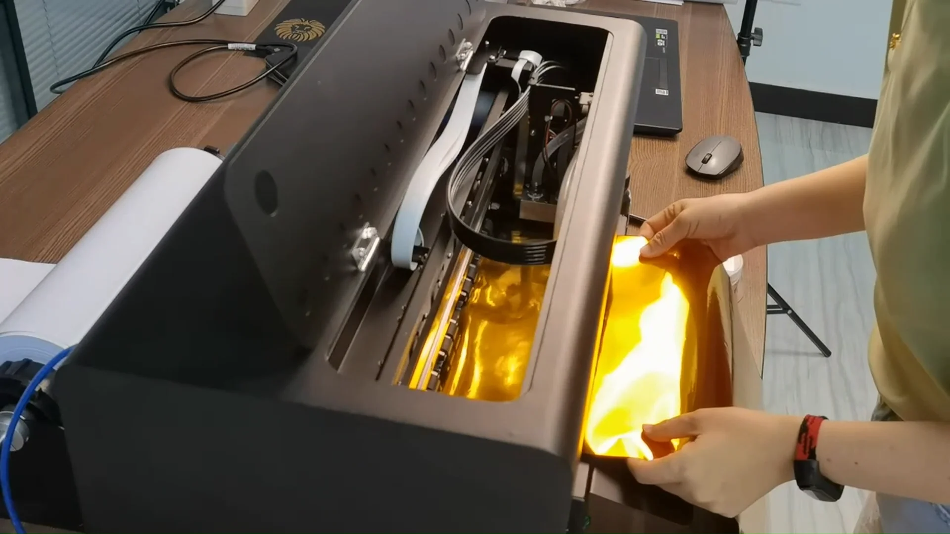 A3 Cmyk Vw Cmyklmlc Roll To Roll Digital Uv Color Sticker Color Label ...