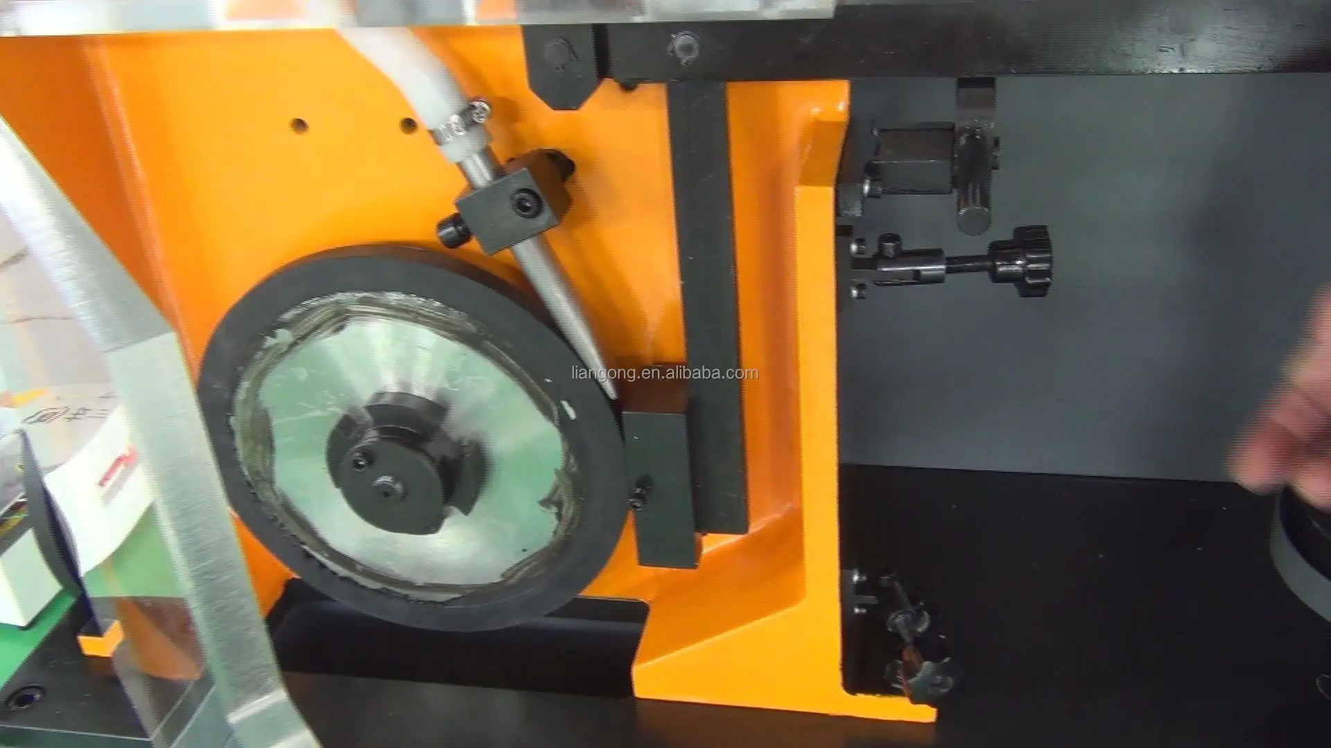 ASTM G65 Dry Sand and Rubber Wheel Abrasion Testing Equipment LGM-130