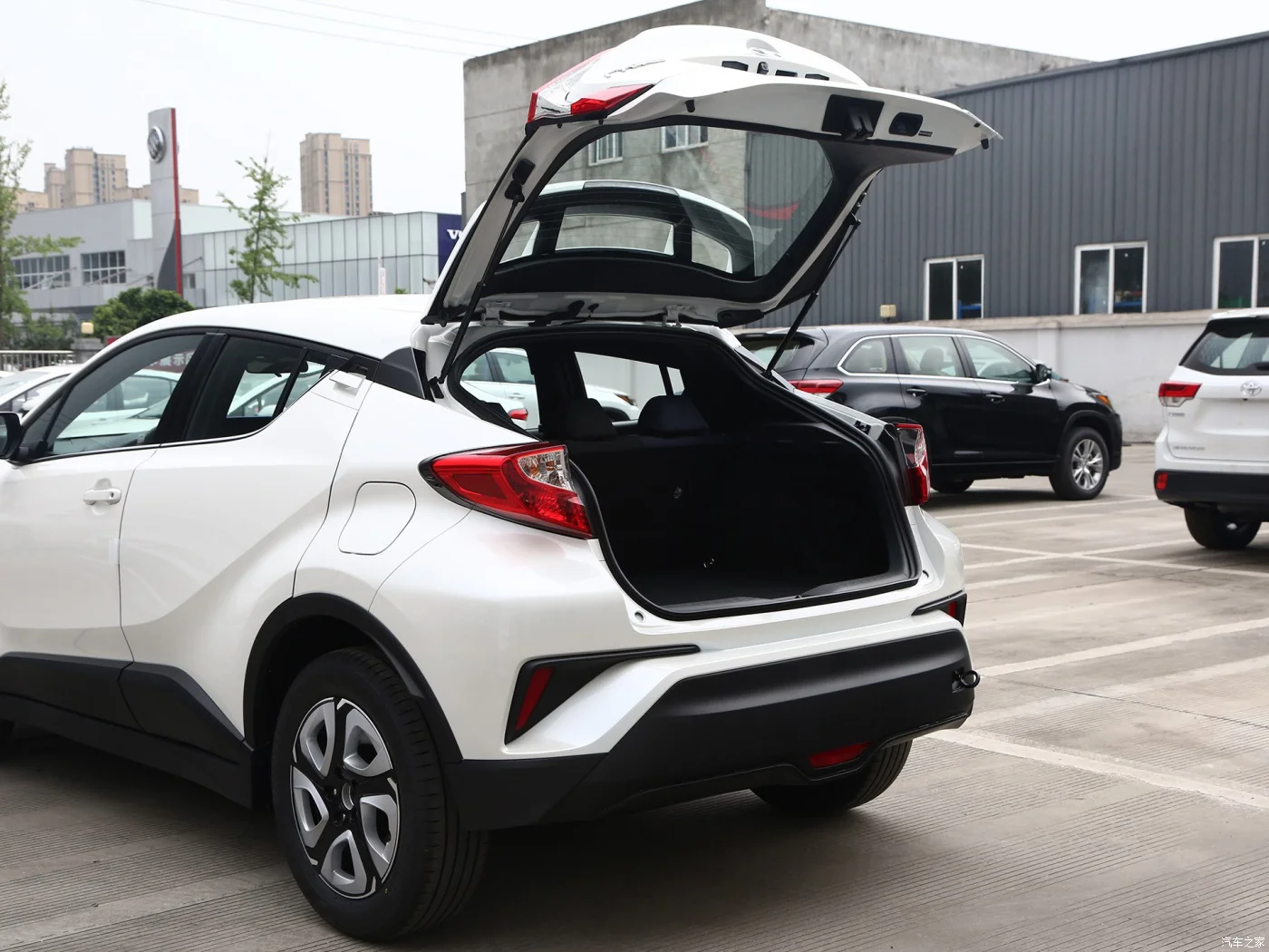 Xyh Toyota Chr Ev 2020 Automobiles Cars Toyota Used Cars For Sale In ...