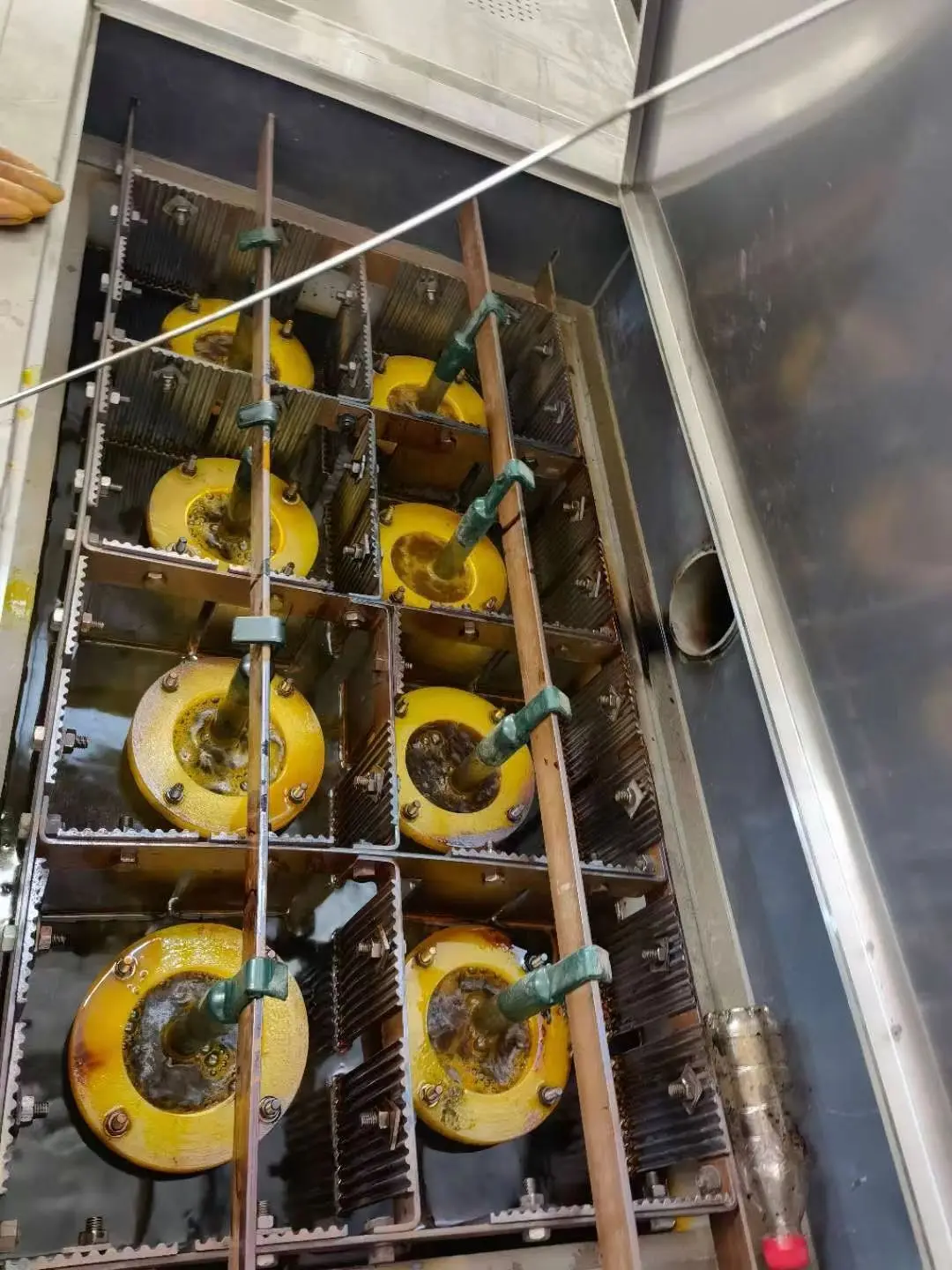 Trivalent Chromium Electrolyzer Reduces Trivalent Chromium Content And ...