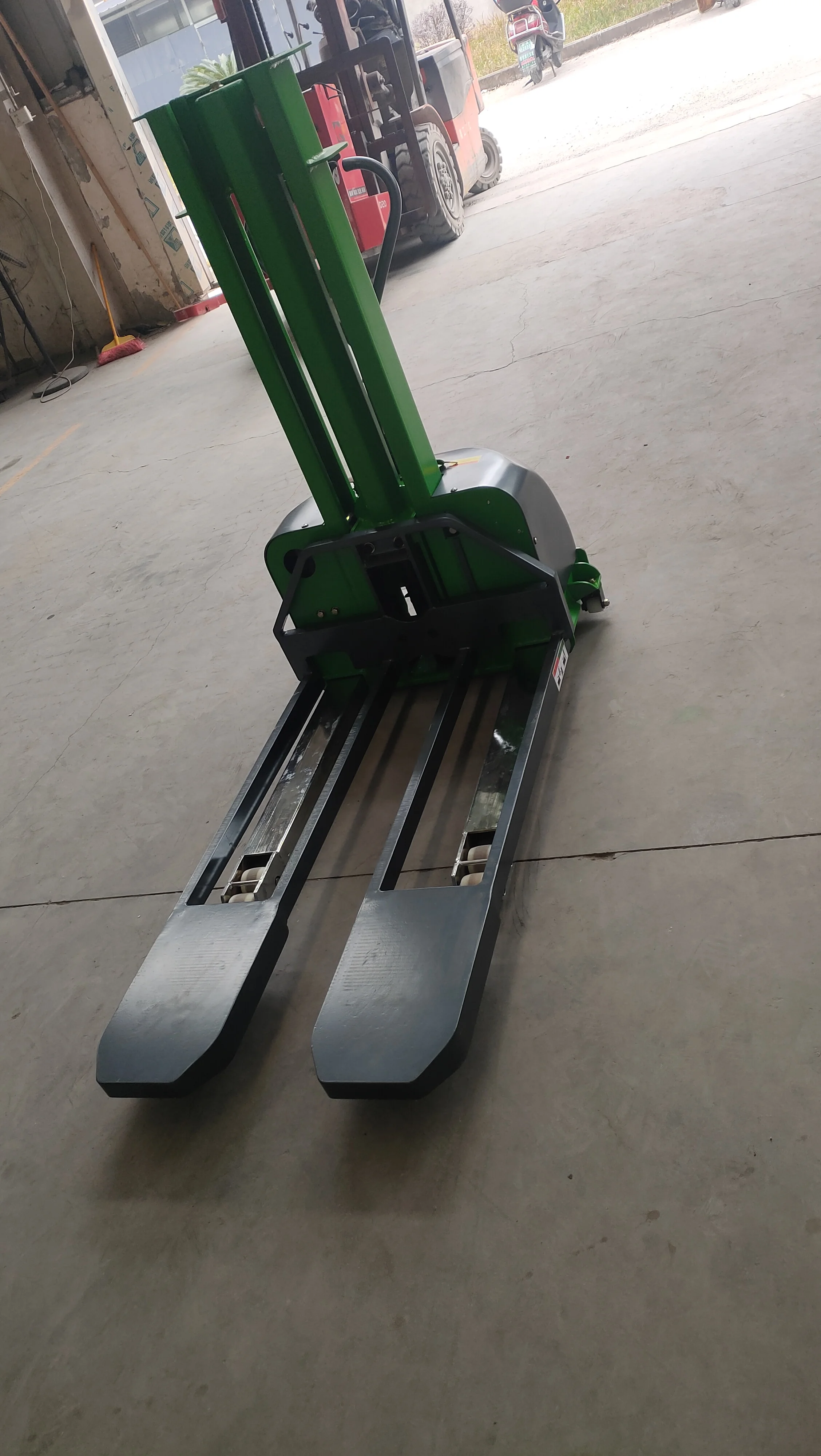 Chinese Manufacturer 500kg 700kg 1000kg 1300mm 1500mm Lifting Height ...