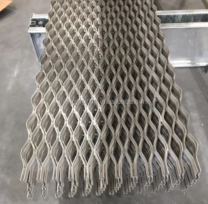 Roof Top Aluminum Walkway - Durable & Anti-Slip Grating