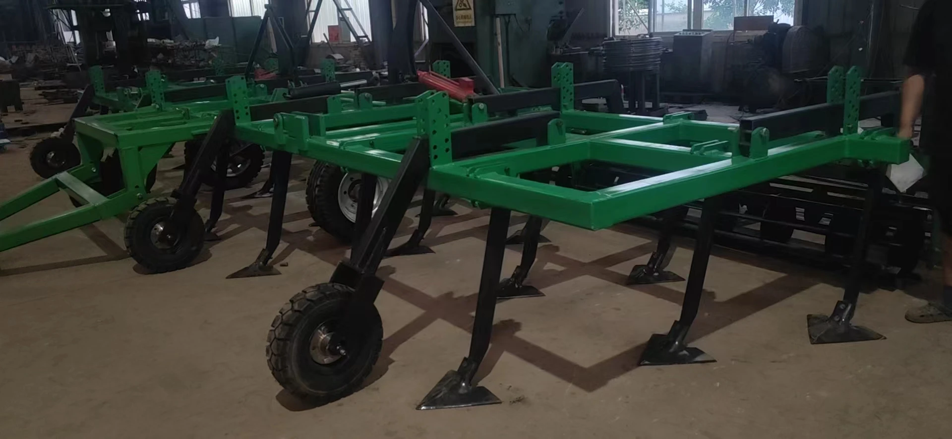 Cultivator Subsoiling Machinery - High-Power Tractor Seedbed Cultivator