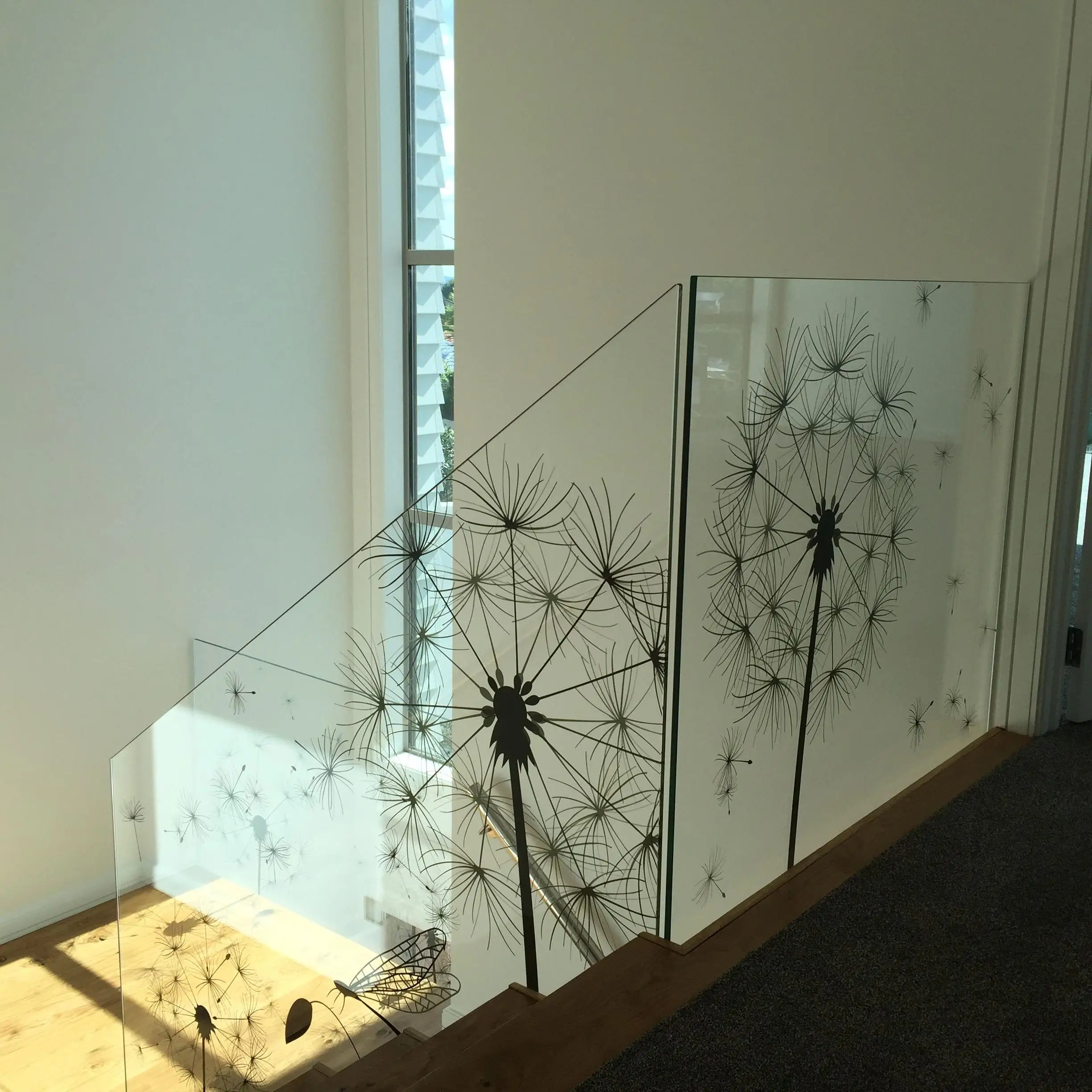 Modern Floating Tempered Glass Wooden Staircase Steps And Railing ...