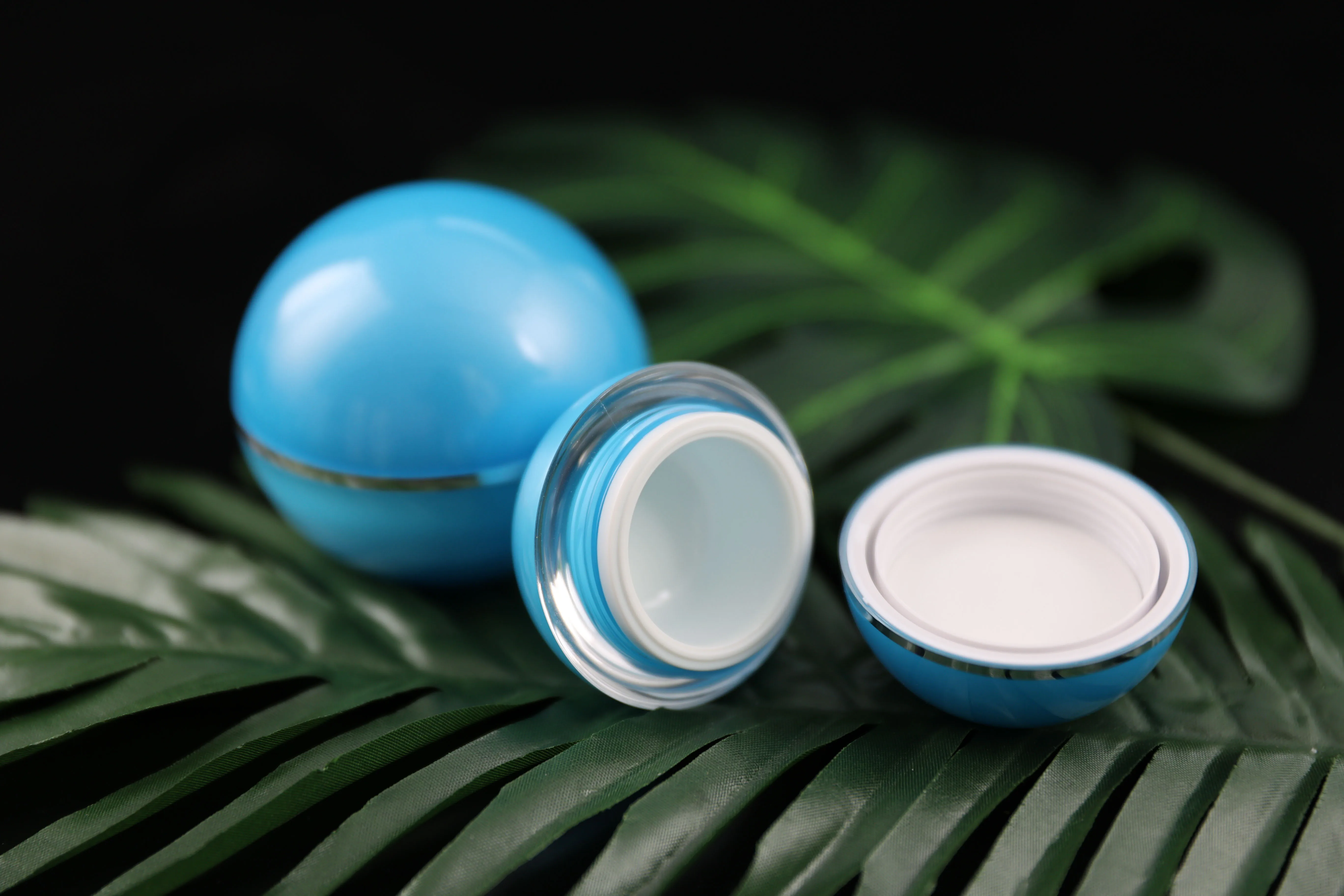 Luxury Skin Care Container - Acrylic Beauty Package Design