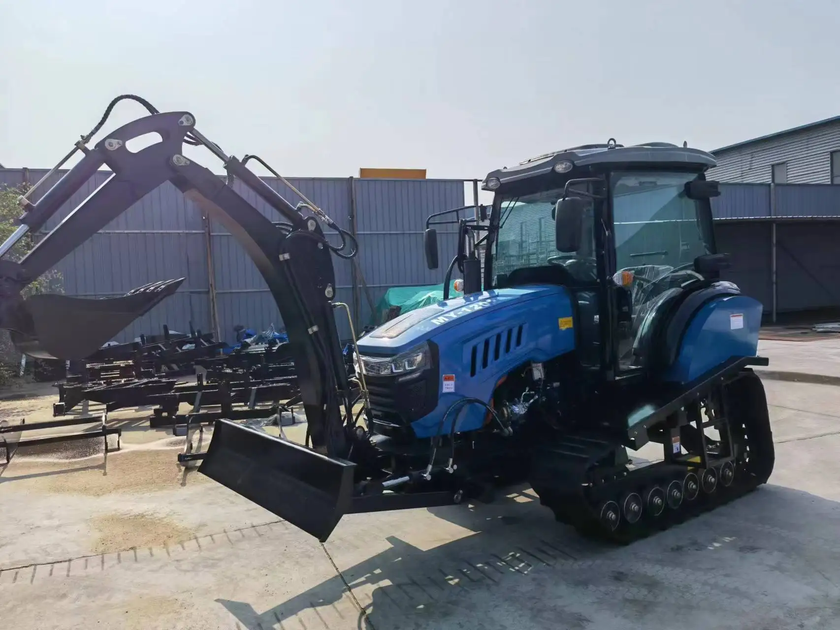 Alibaba.com: 120HP Multi-purpose Farm Mini Tractor with Excavator Arm ...