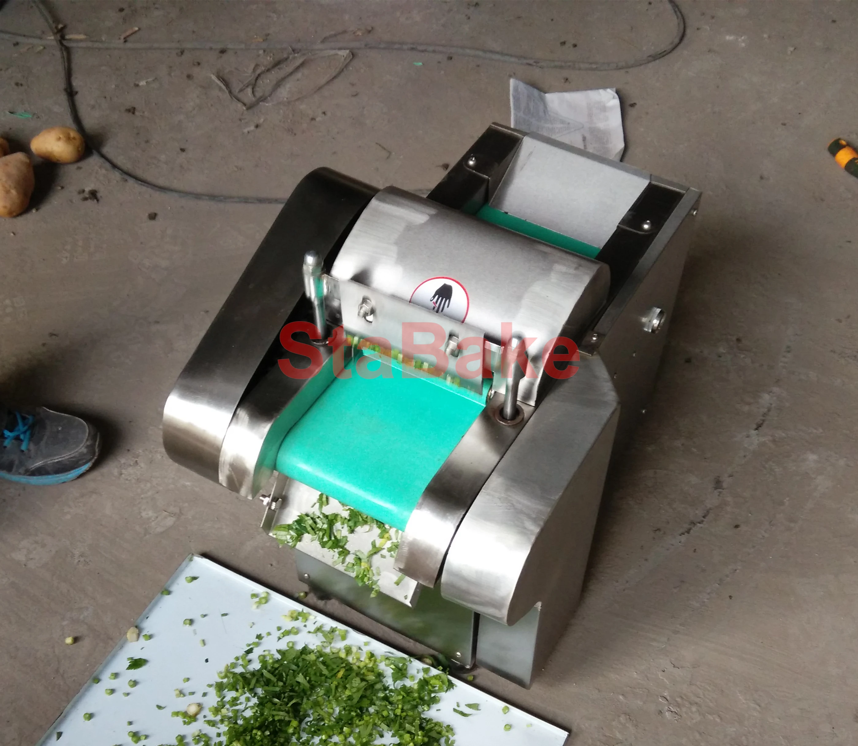 Efficient Vegetable Cutting Machine for Hotels & Restaurants