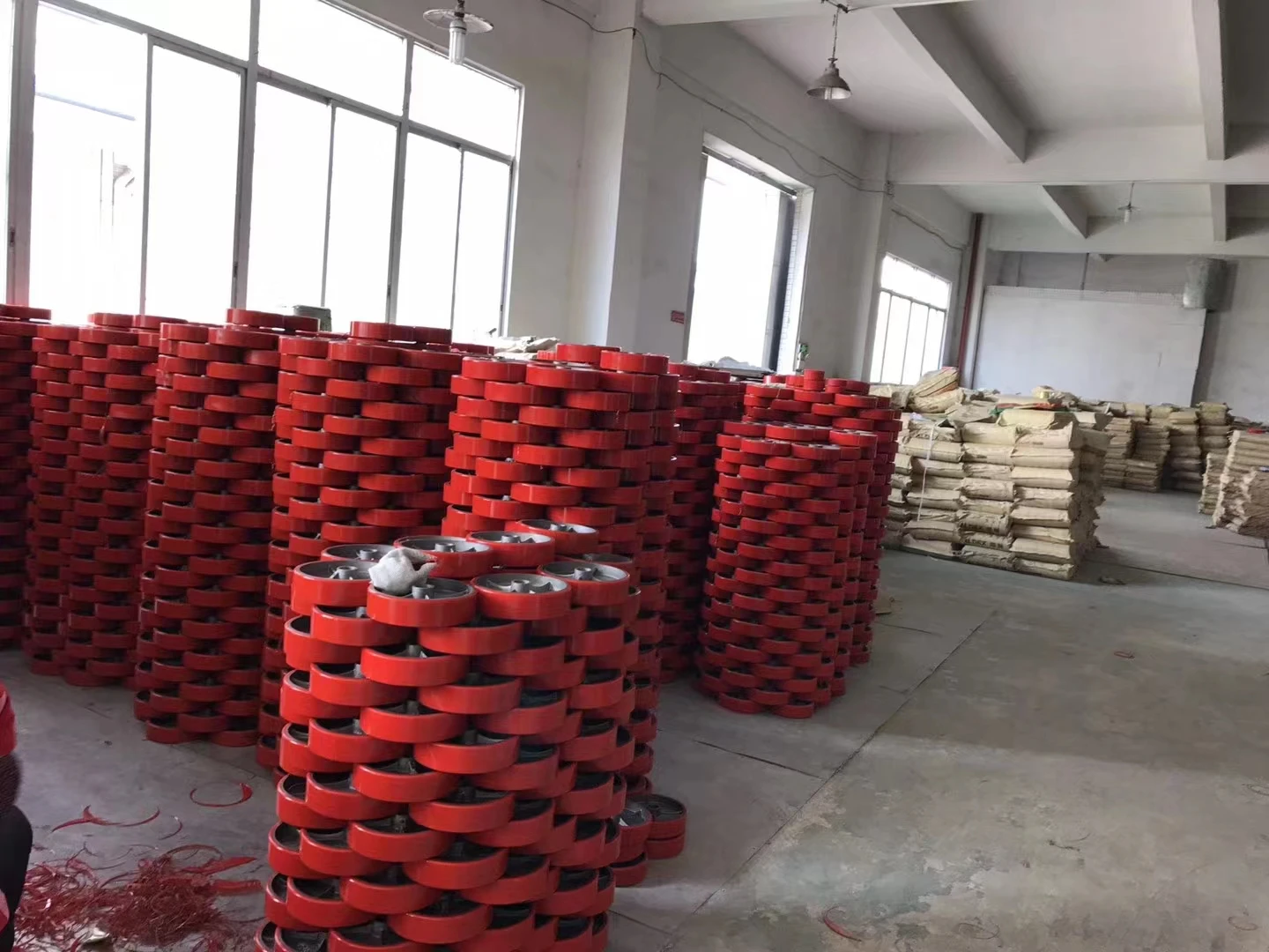 Cast Iron Core Pu Swivel Castor Wheel With Red Colour Heavy Duty Caster ...